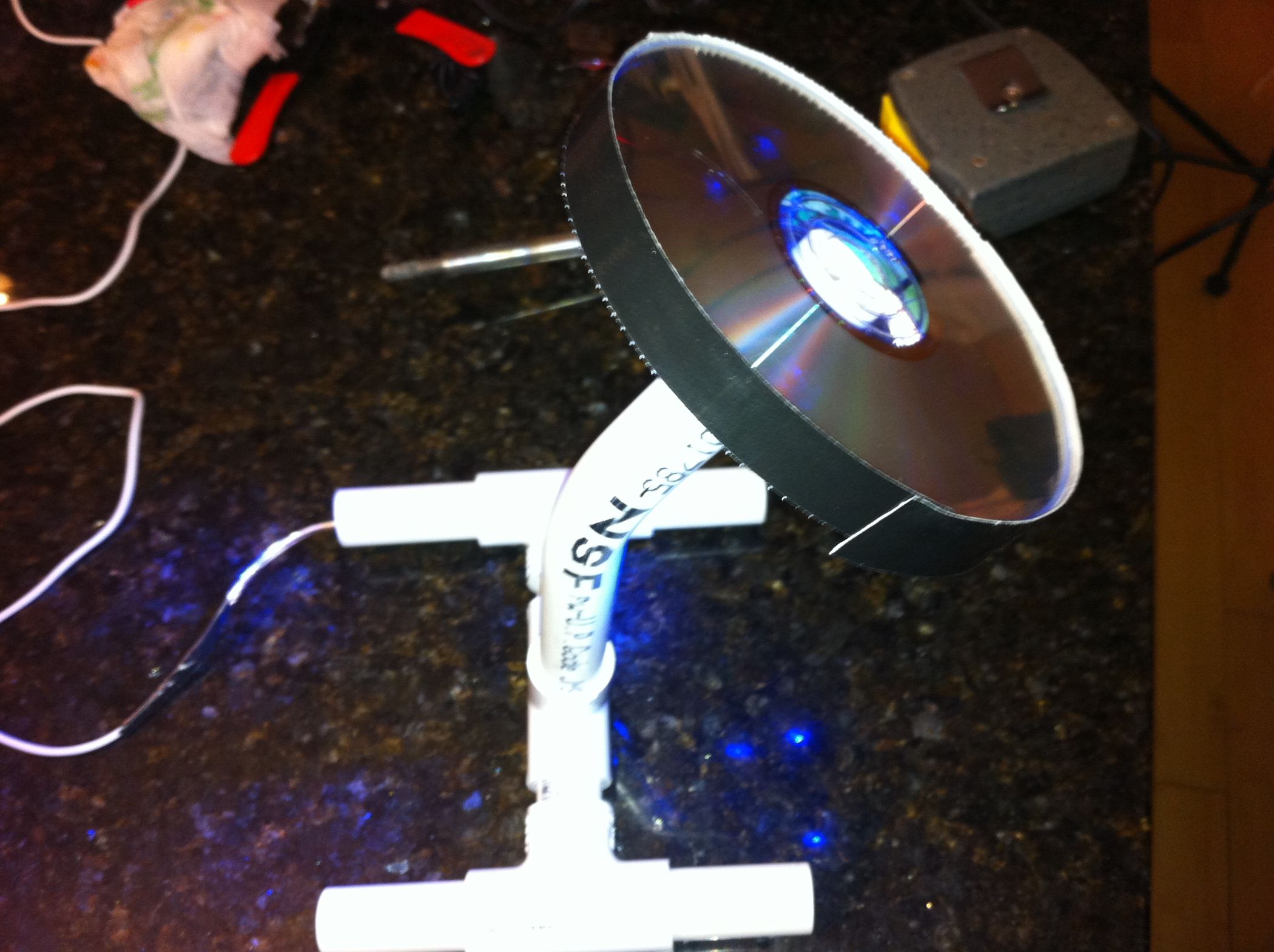 Robert and Tylers USB CD Lamp : 3 Steps - Instructables