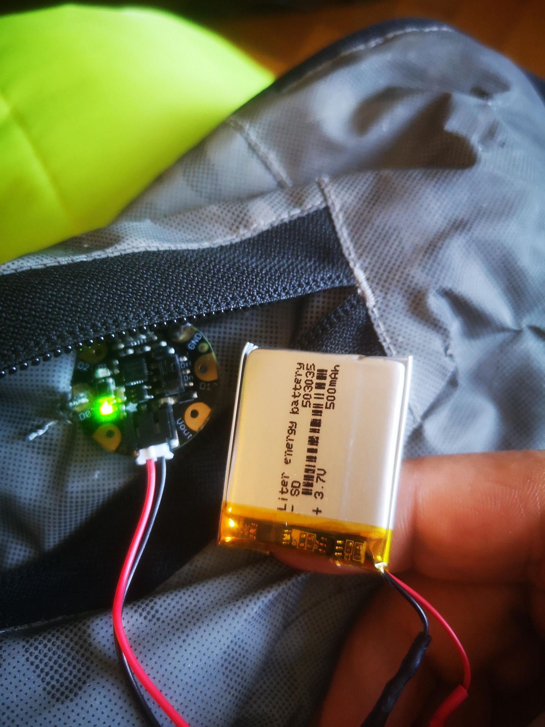 Jacket Night Light - Wearables Leds : 5 Steps - Instructables