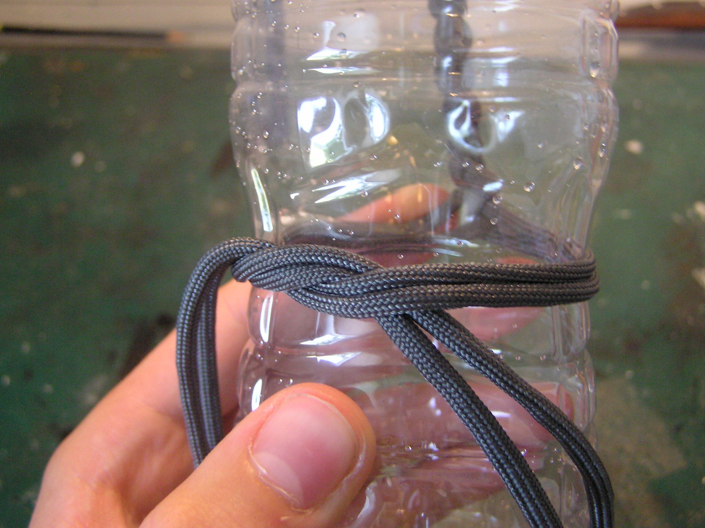 Paracord Water Jug Harness. : 6 Steps (with Pictures) - Instructables