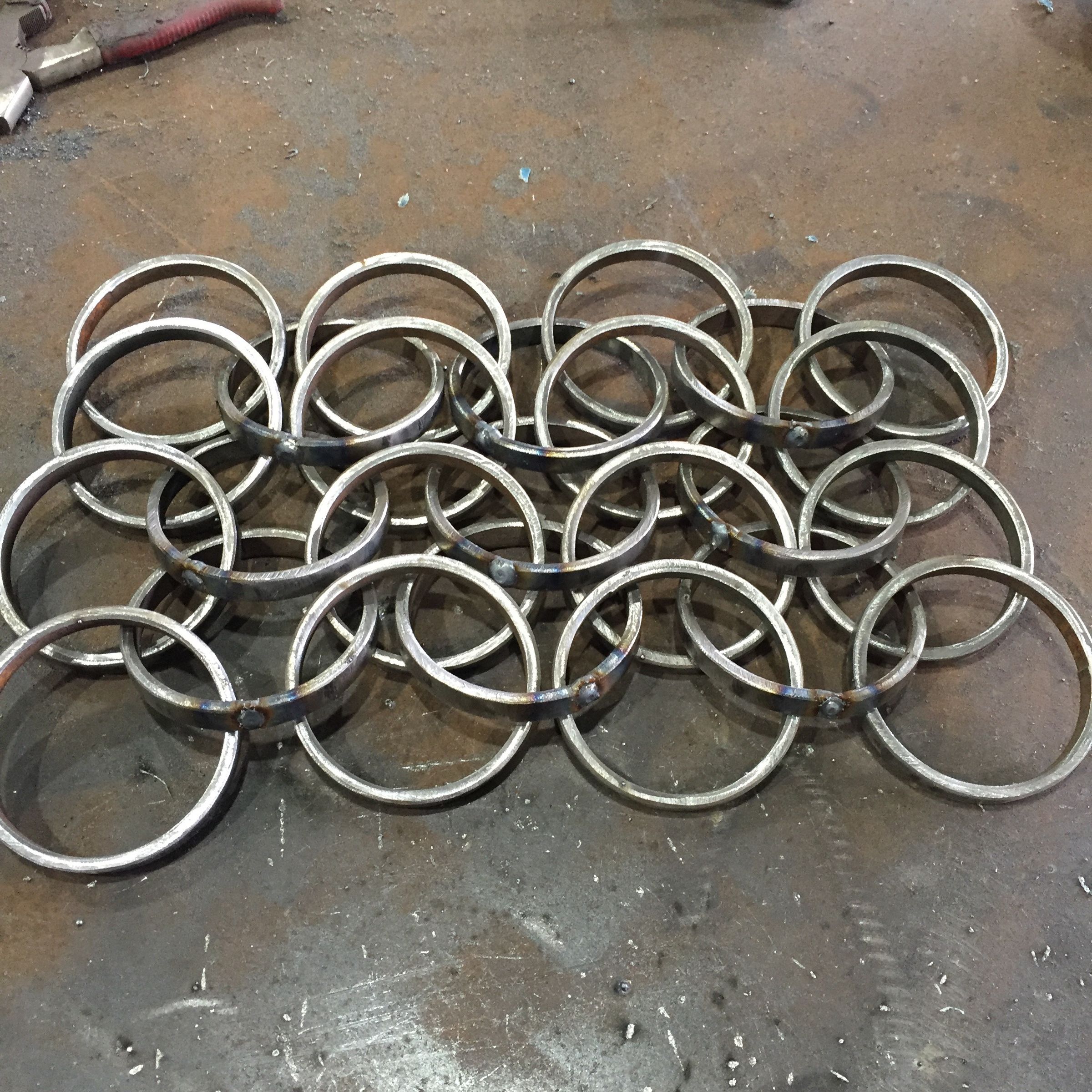 Giant Chainmaille : 14 Steps (with Pictures) - Instructables