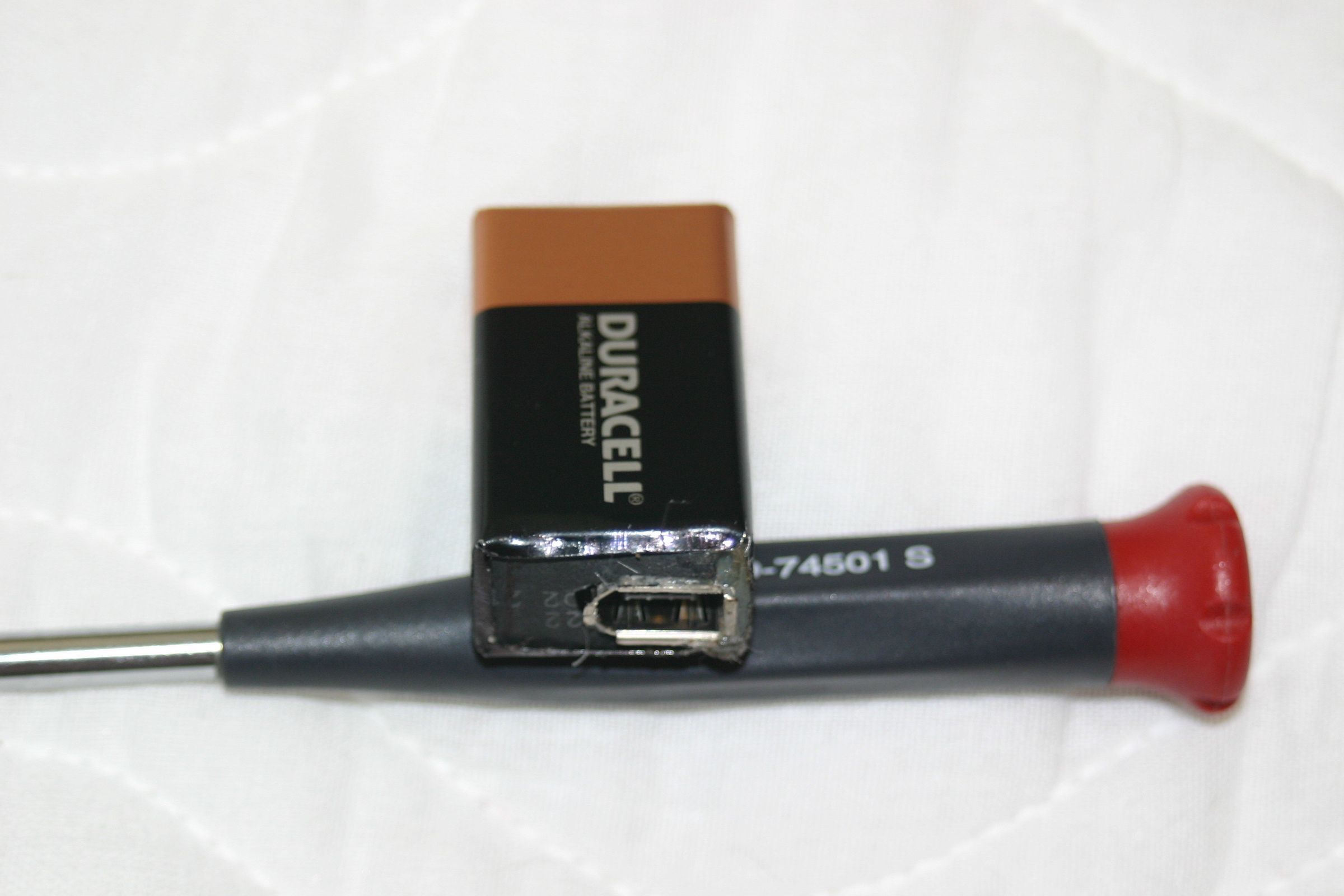 IPod Charging Tins and Packs for Beginners... : 5 Steps - Instructables