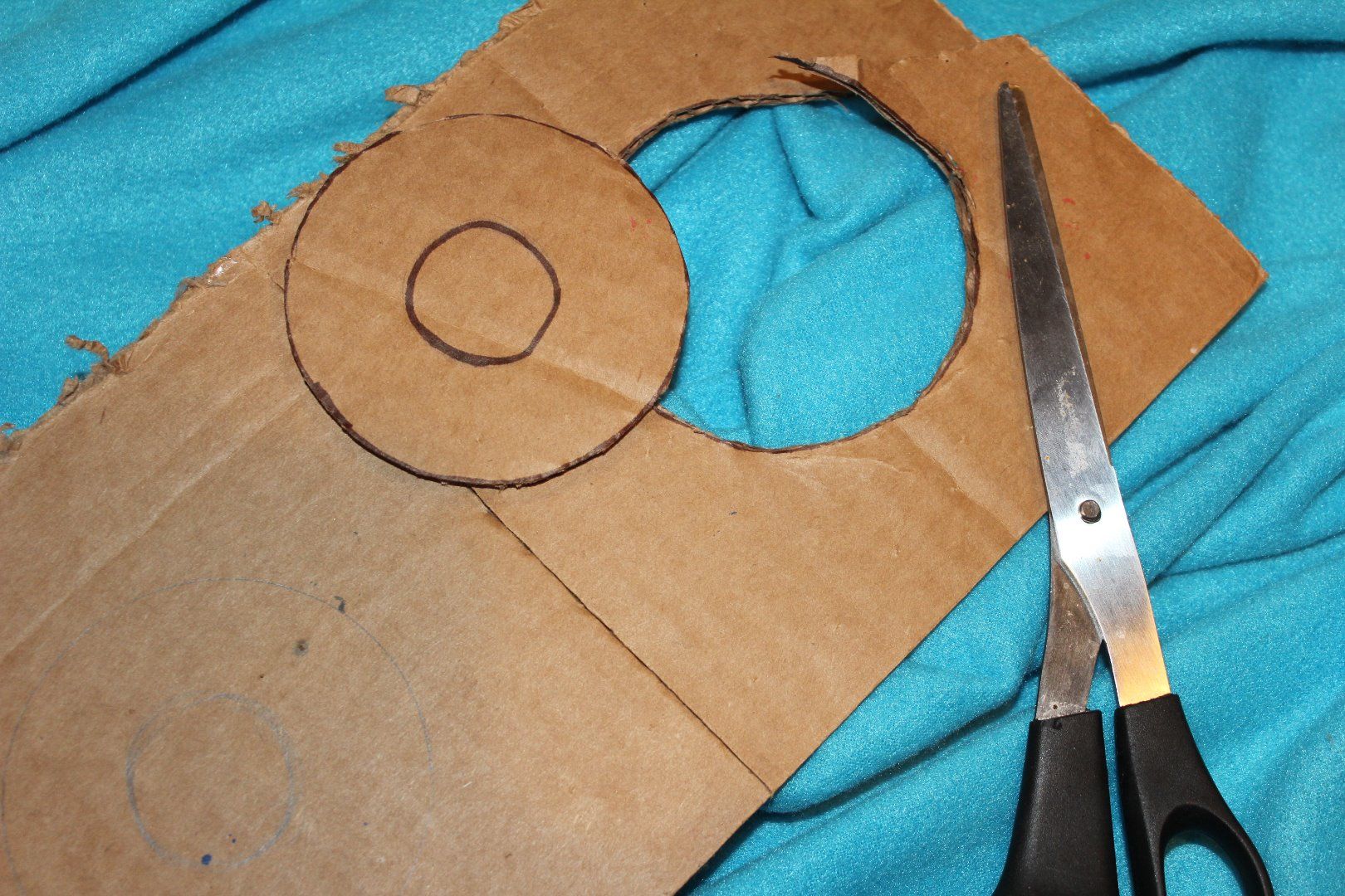 DIY Hack: Make Your Own "Pom Pom Maker"! : 7 Steps - Instructables