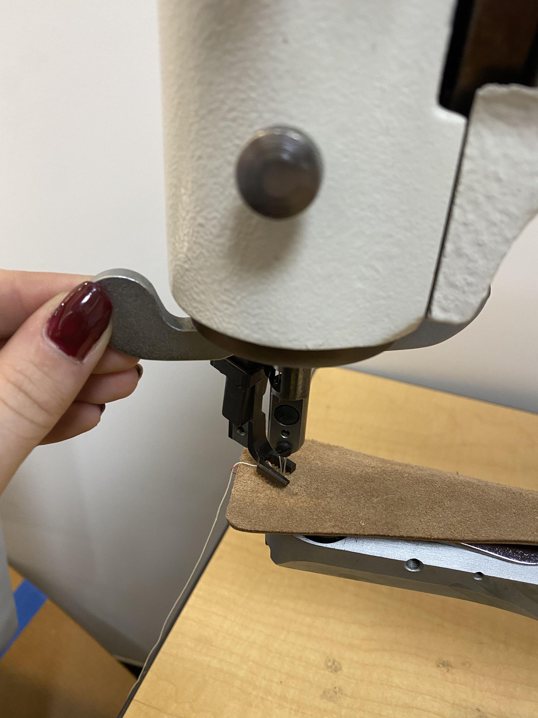 Consew Leather Stitching : 4 Steps - Instructables