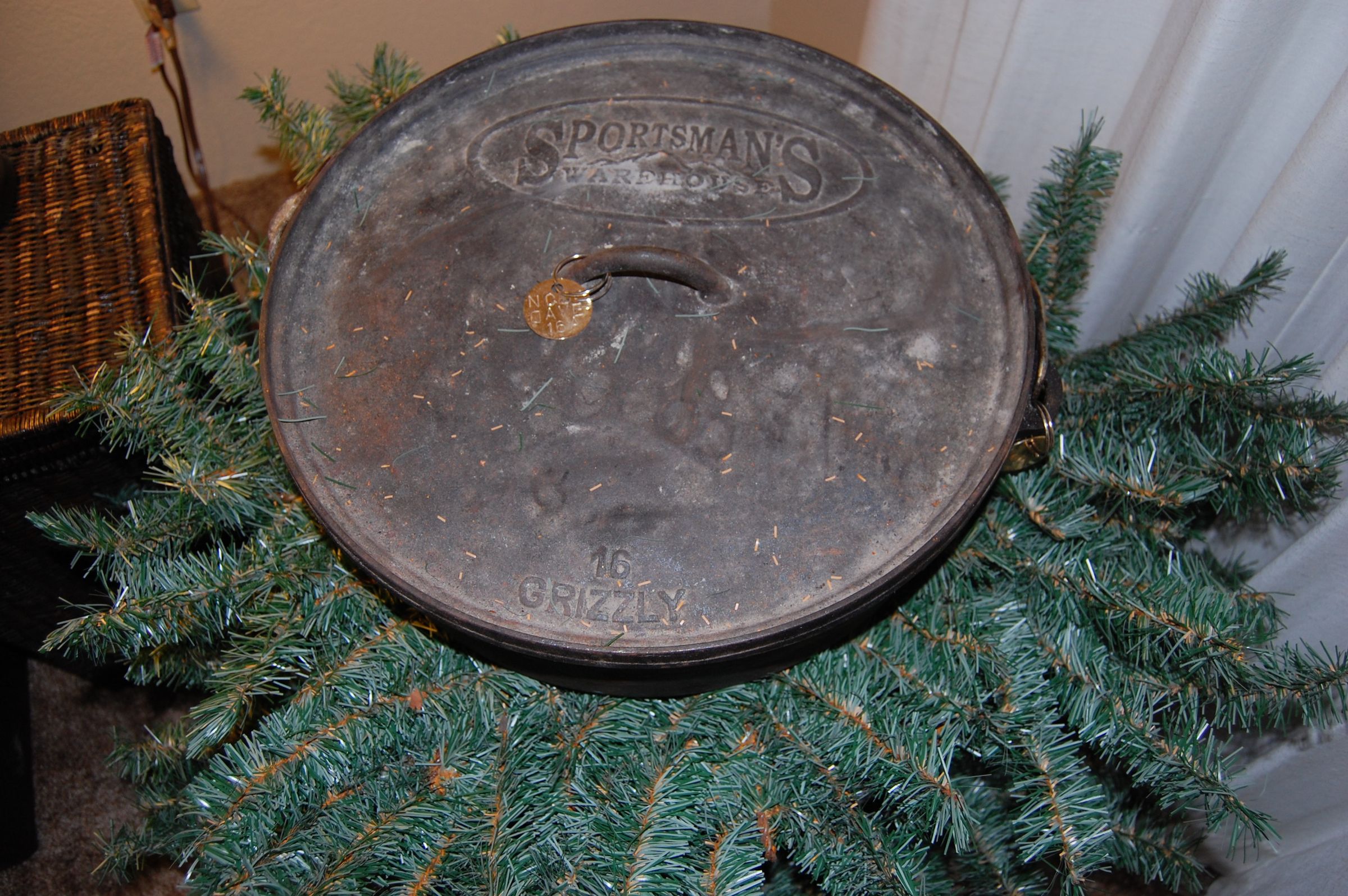 Cast Iron Dutch Oven Christmas Tree : 7 Steps - Instructables