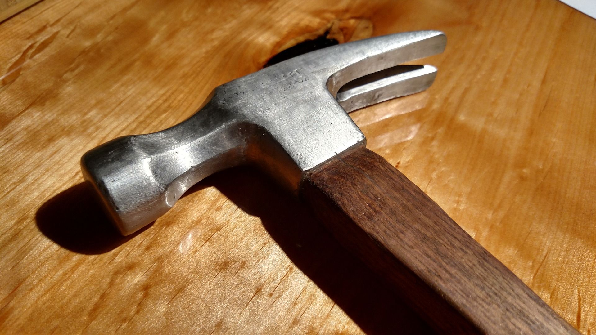 Fixing Up an Old Hammer : 5 Steps (with Pictures) - Instructables