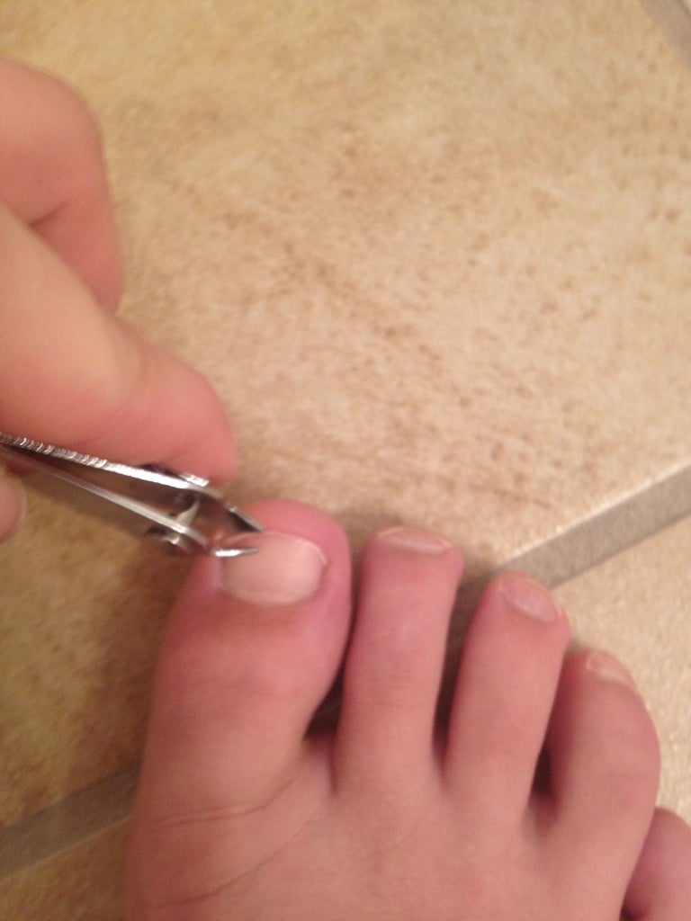How To Cut Toe Nails Lol 3 Steps Instructables