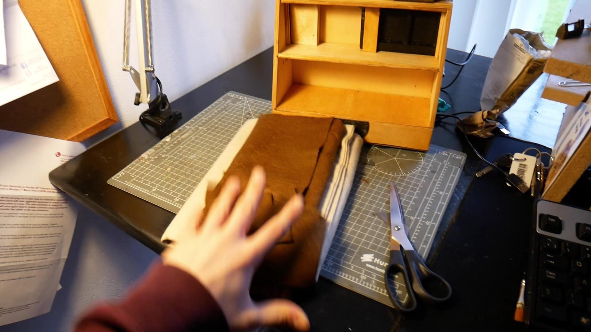 Camera Display Box With Integrated Charger and Reader : 9 Steps (with ...