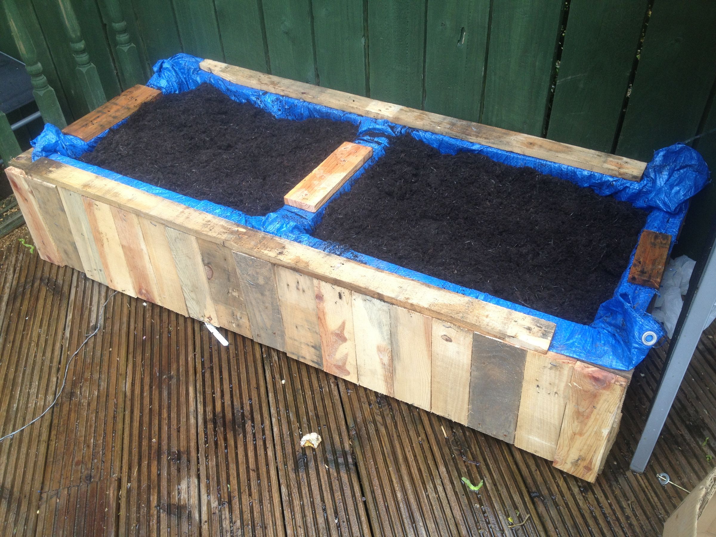 Raised Bed From Old Pallets : 7 Steps (with Pictures) - Instructables