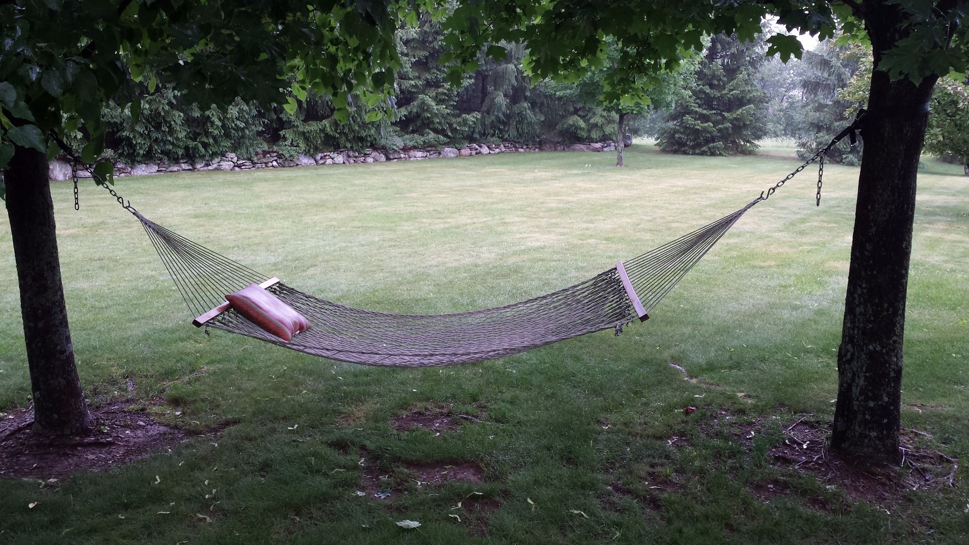 Jury Rig a Hammock Between Trees : 4 Steps - Instructables