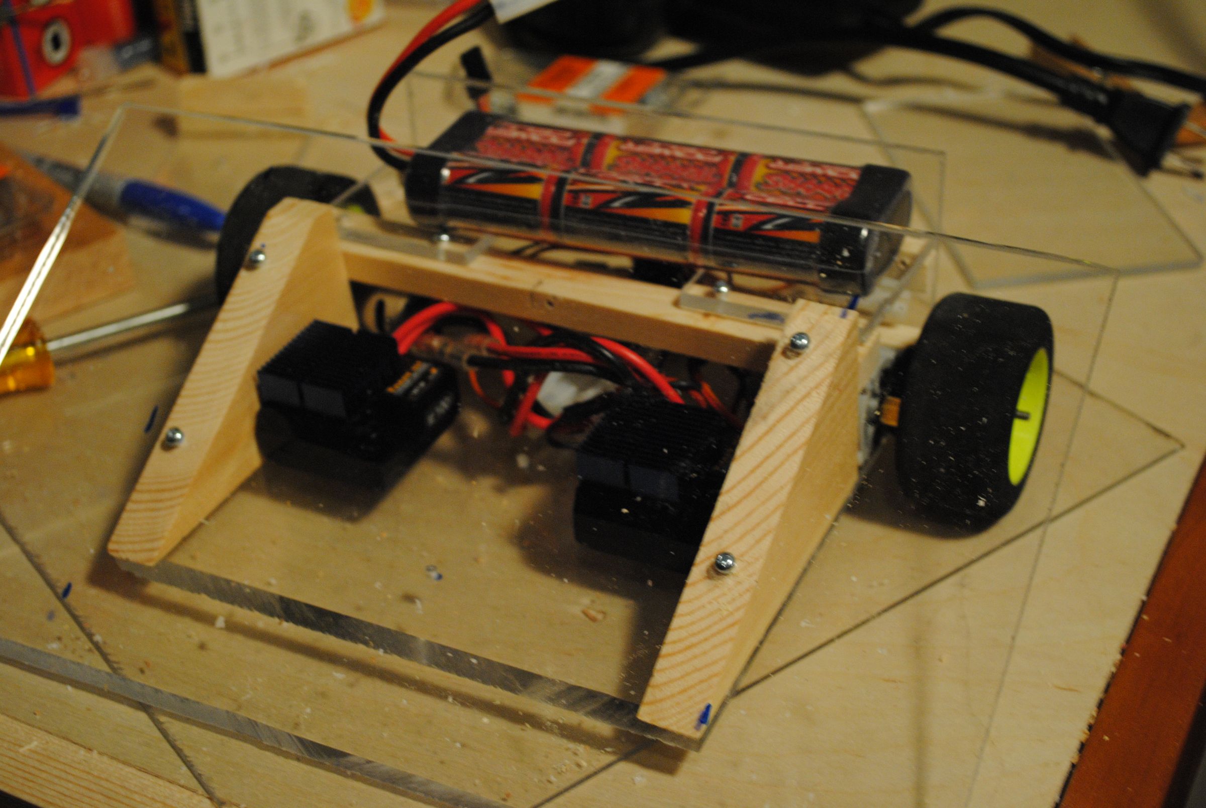 How to Make a Sumo Bot (Science Olympiad 2011 Rules) : 14 Steps (with ...