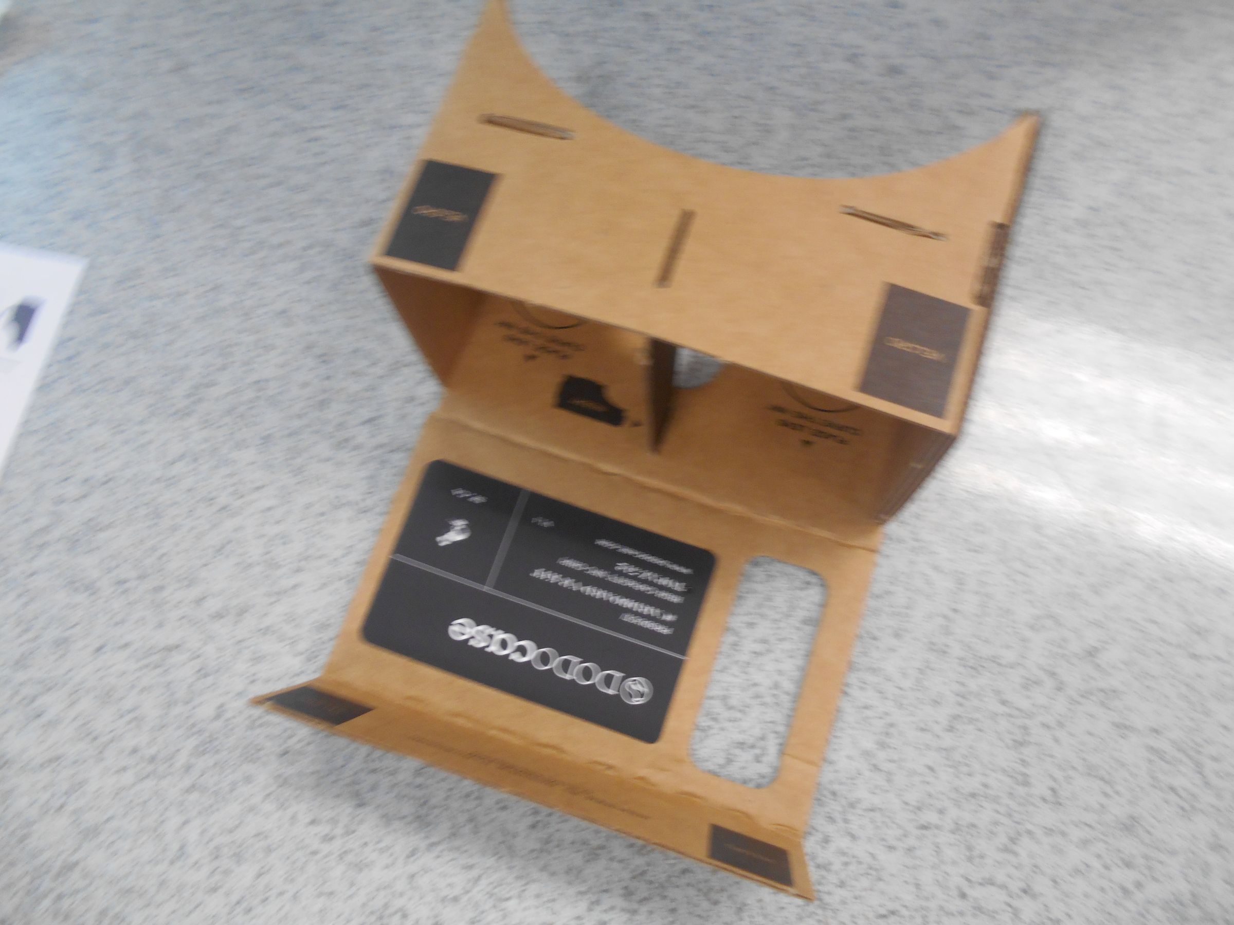 DODOcase VR Viewer With Helmet : 5 Steps - Instructables