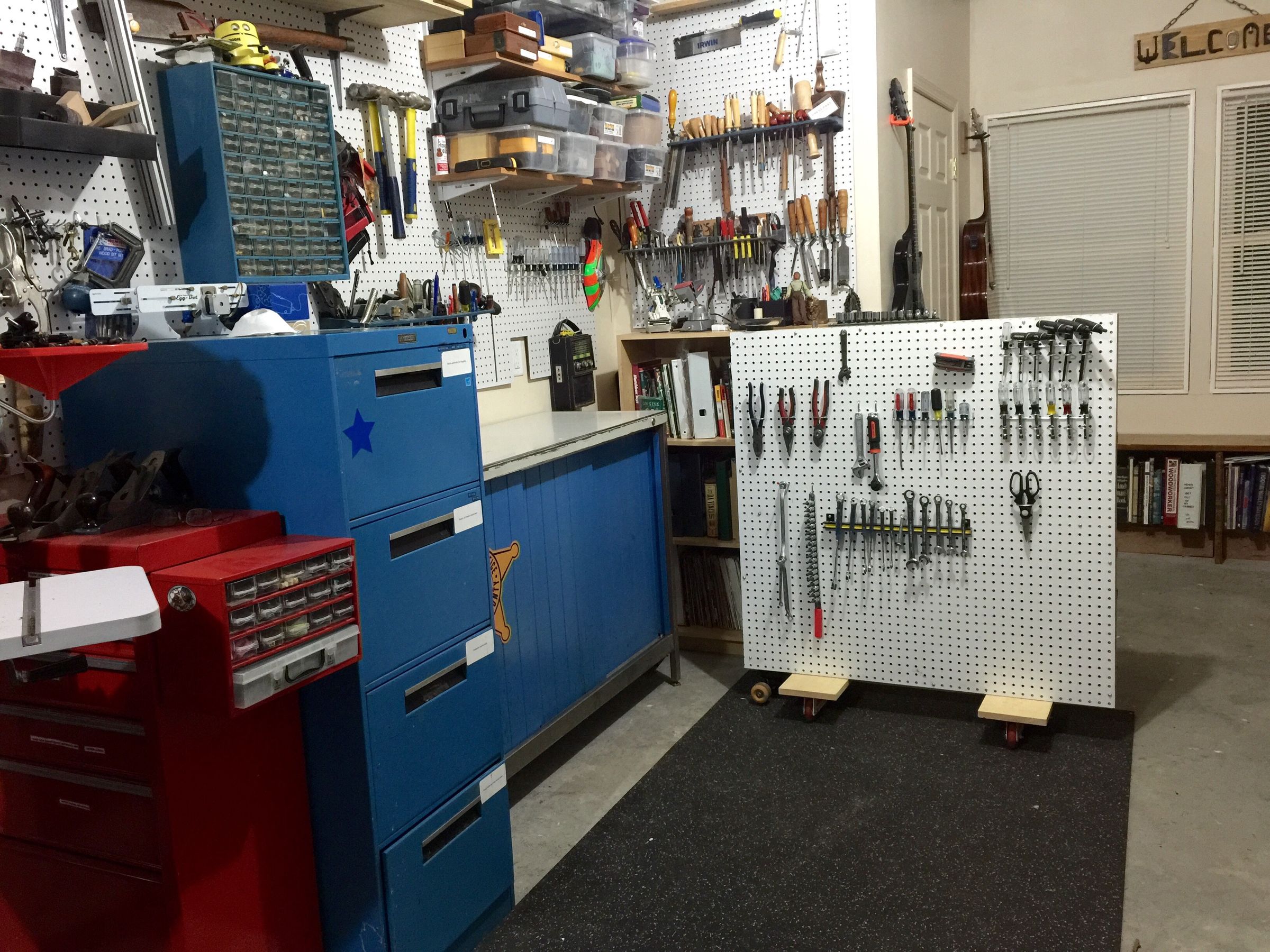 Build a Peg Board Tool Cart (by Brad Justinen) : 16 Steps (with ...