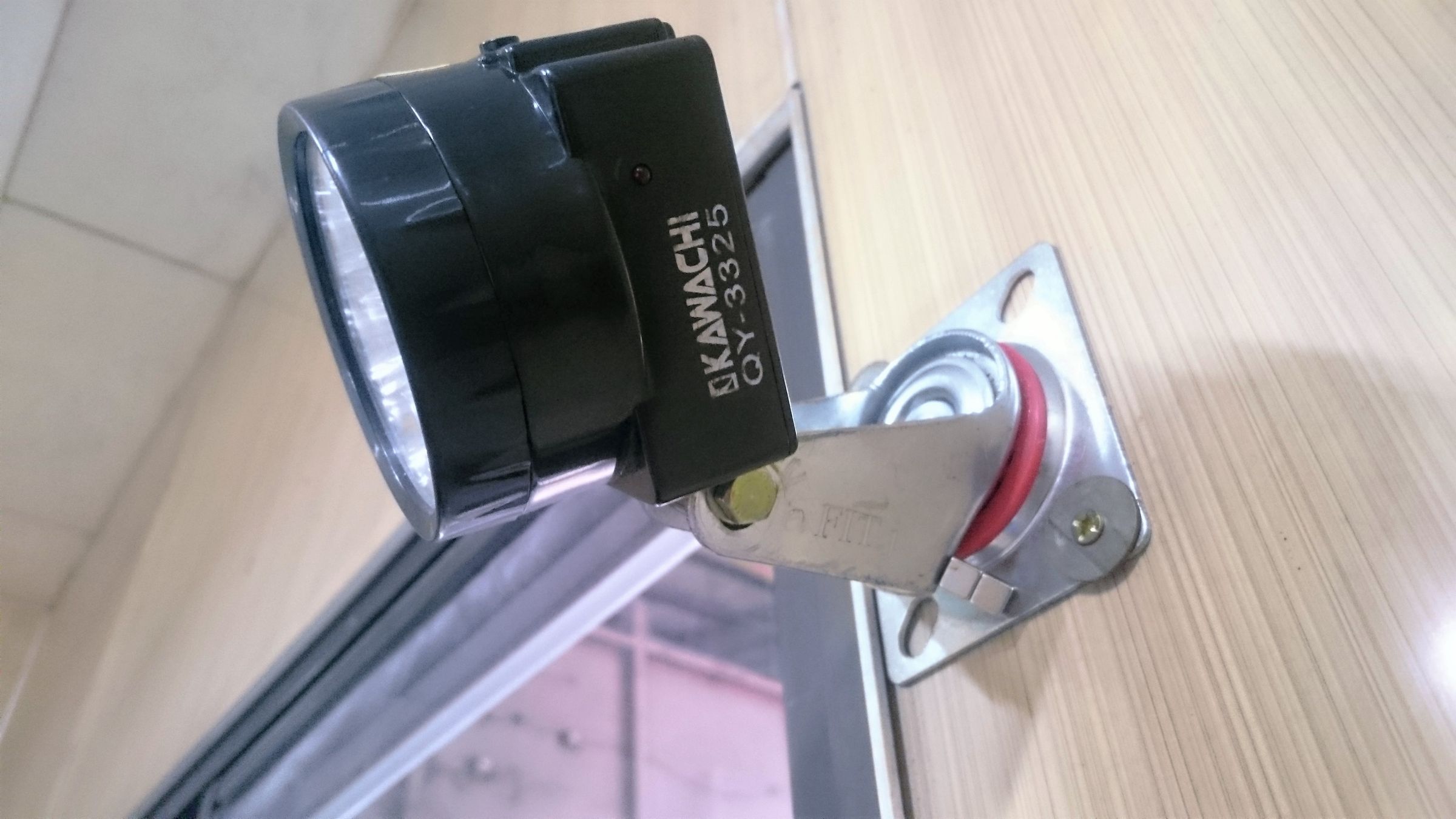 Swivel Wall-Mounted LEDs : 8 Steps (with Pictures) - Instructables