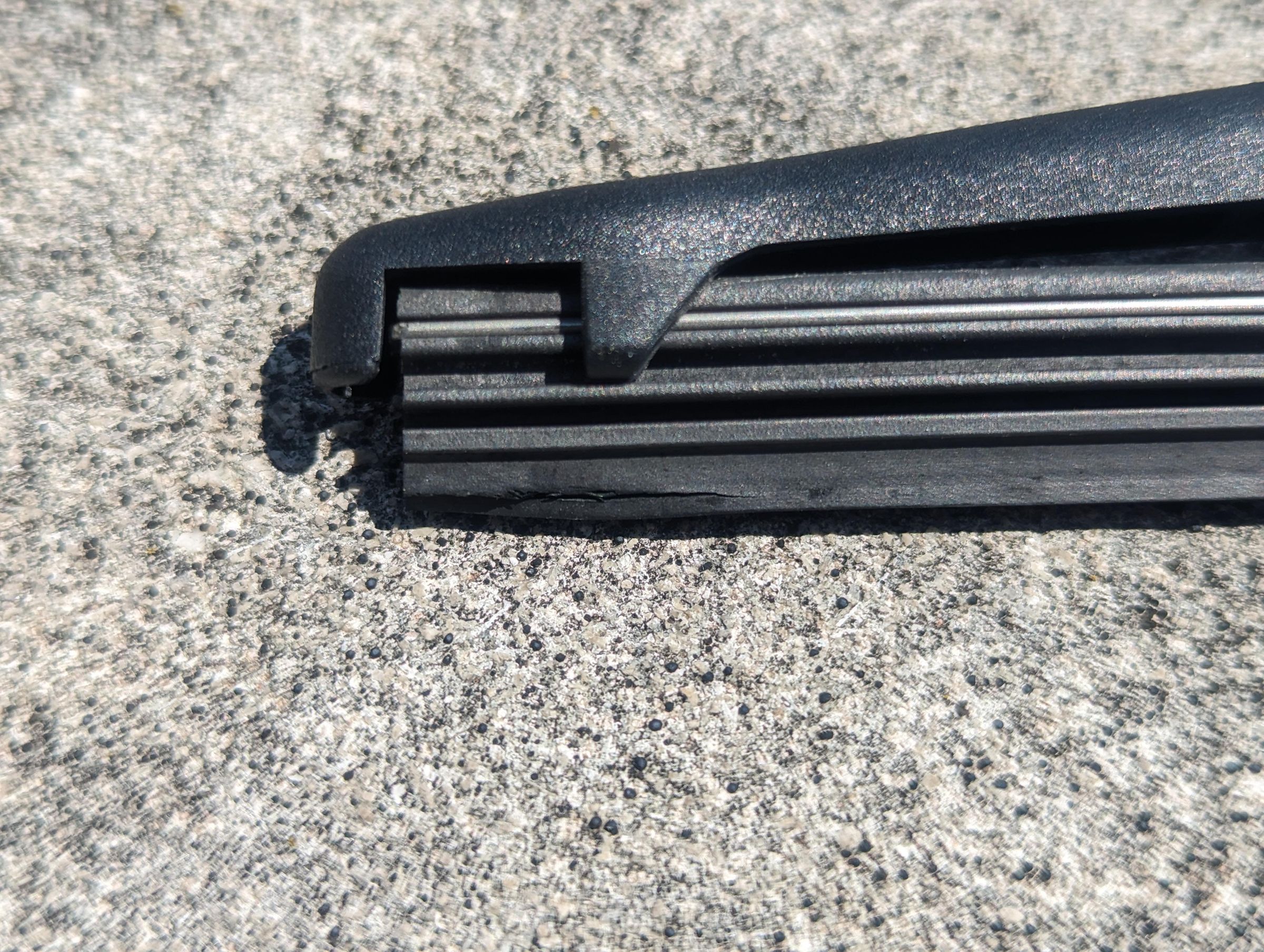 Free Rear Windshield Wiper Replacement : 6 Steps - Instructables