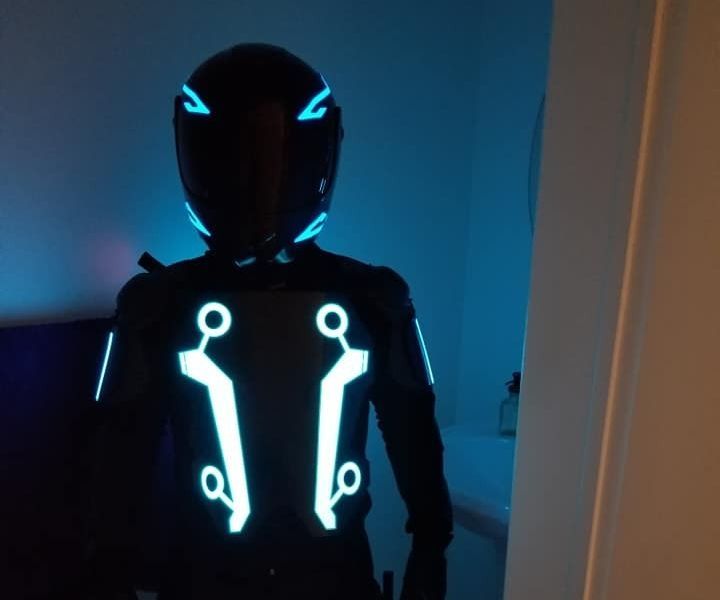 Tron Legacy Cosplay : 8 Steps - Instructables