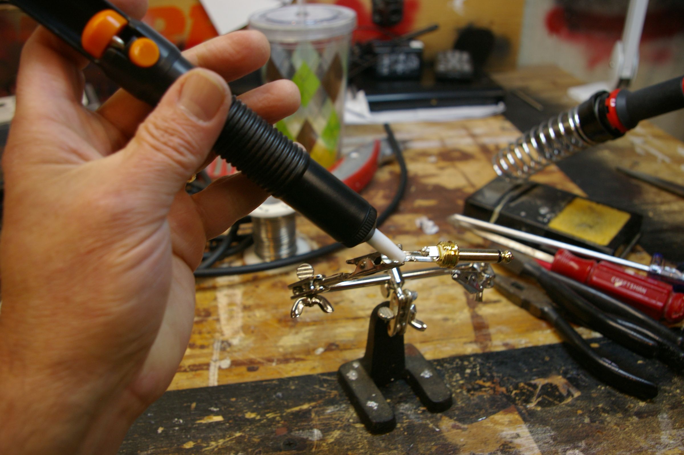 How to Fix, Repair or Make a 1/4" Inch Guitar Cable : 8 Steps ...