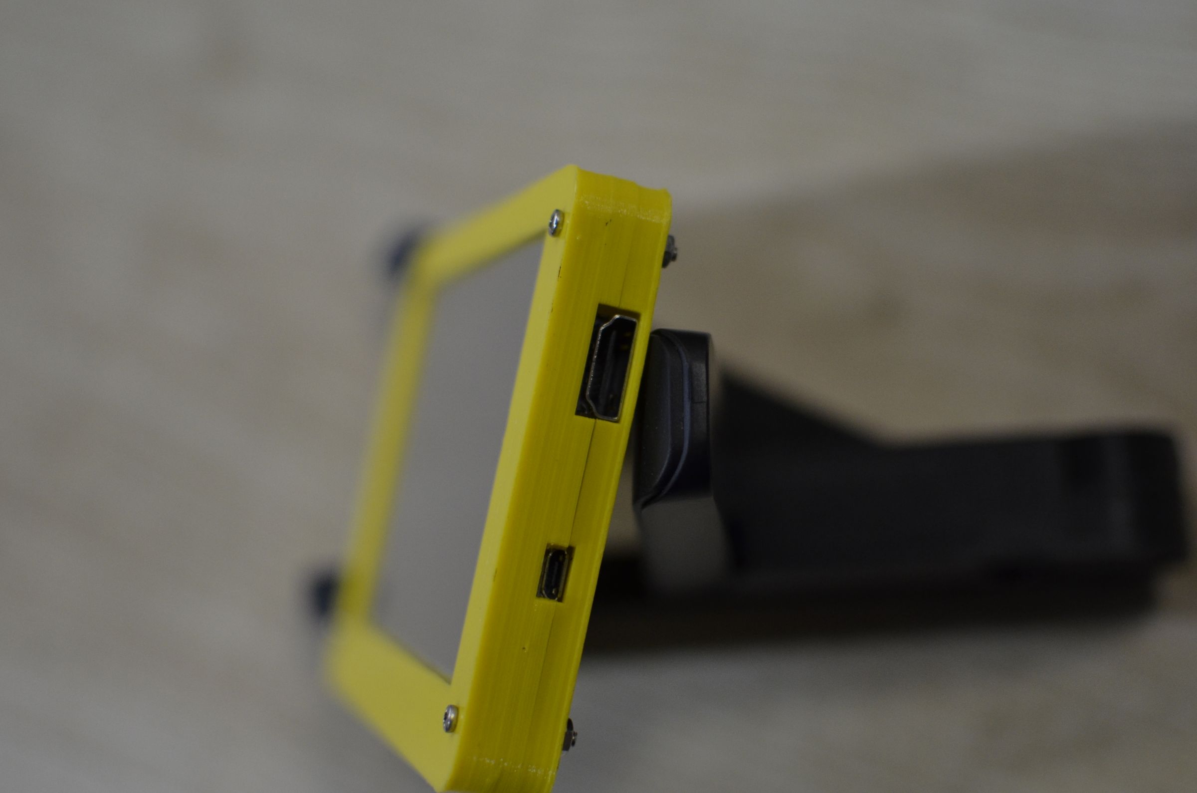 5 Inch HDMI Plug and Play Camera Monitor : 4 Steps (with Pictures ...