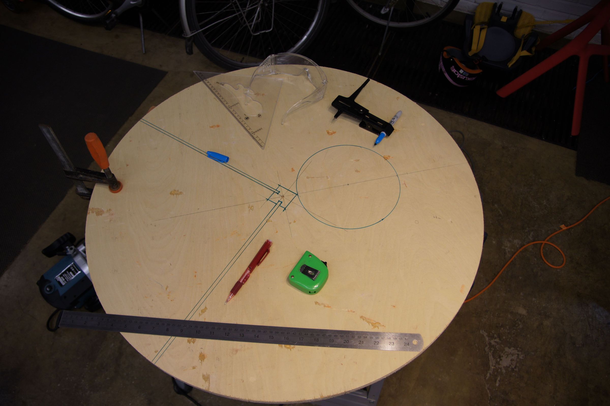 Halloween Hand Grab Scare / Floating Head Illusion : 6 Steps (with ...