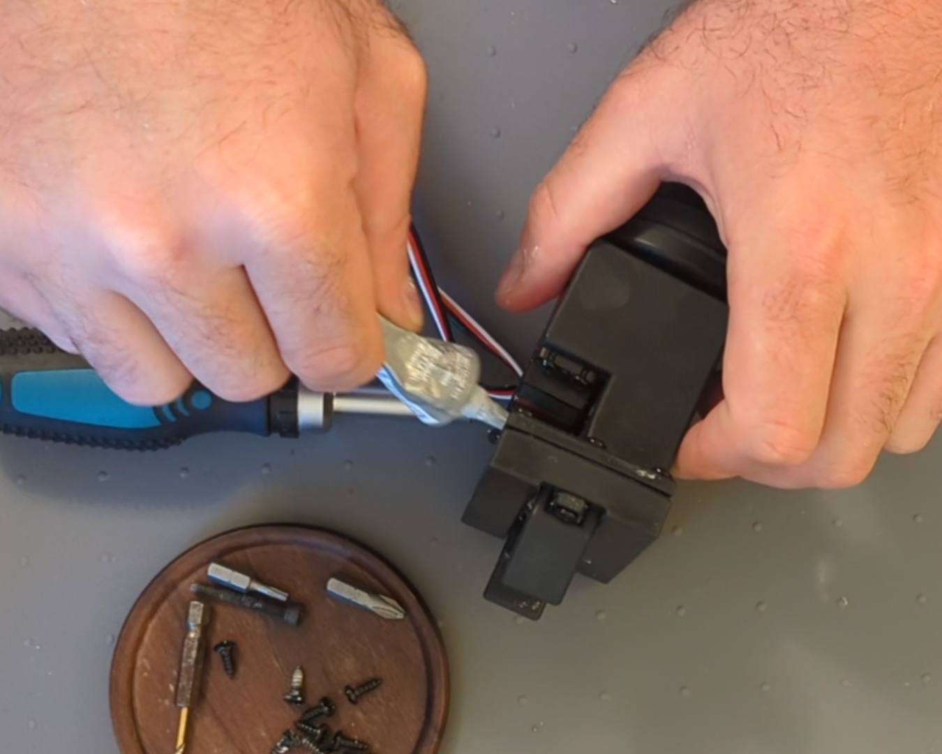 SimpleGripper - Open-source 2DOF Parallel Gripper : 6 Steps (with ...