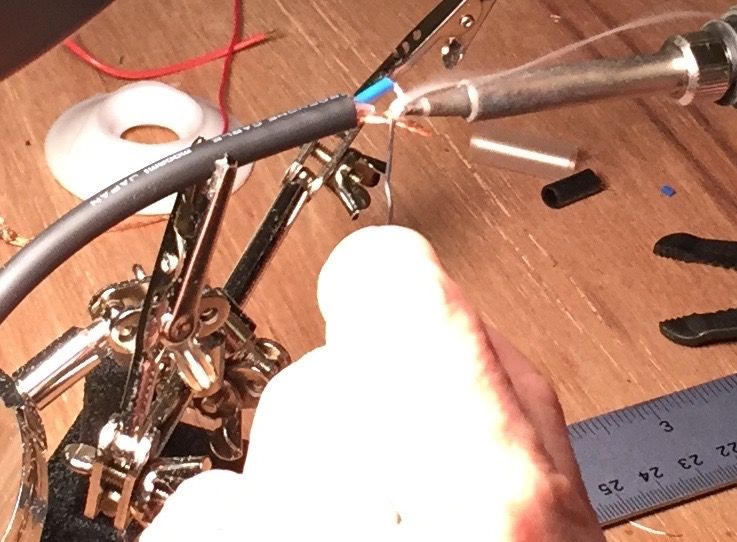 Make a Contact Microphone : 10 Steps (with Pictures) - Instructables