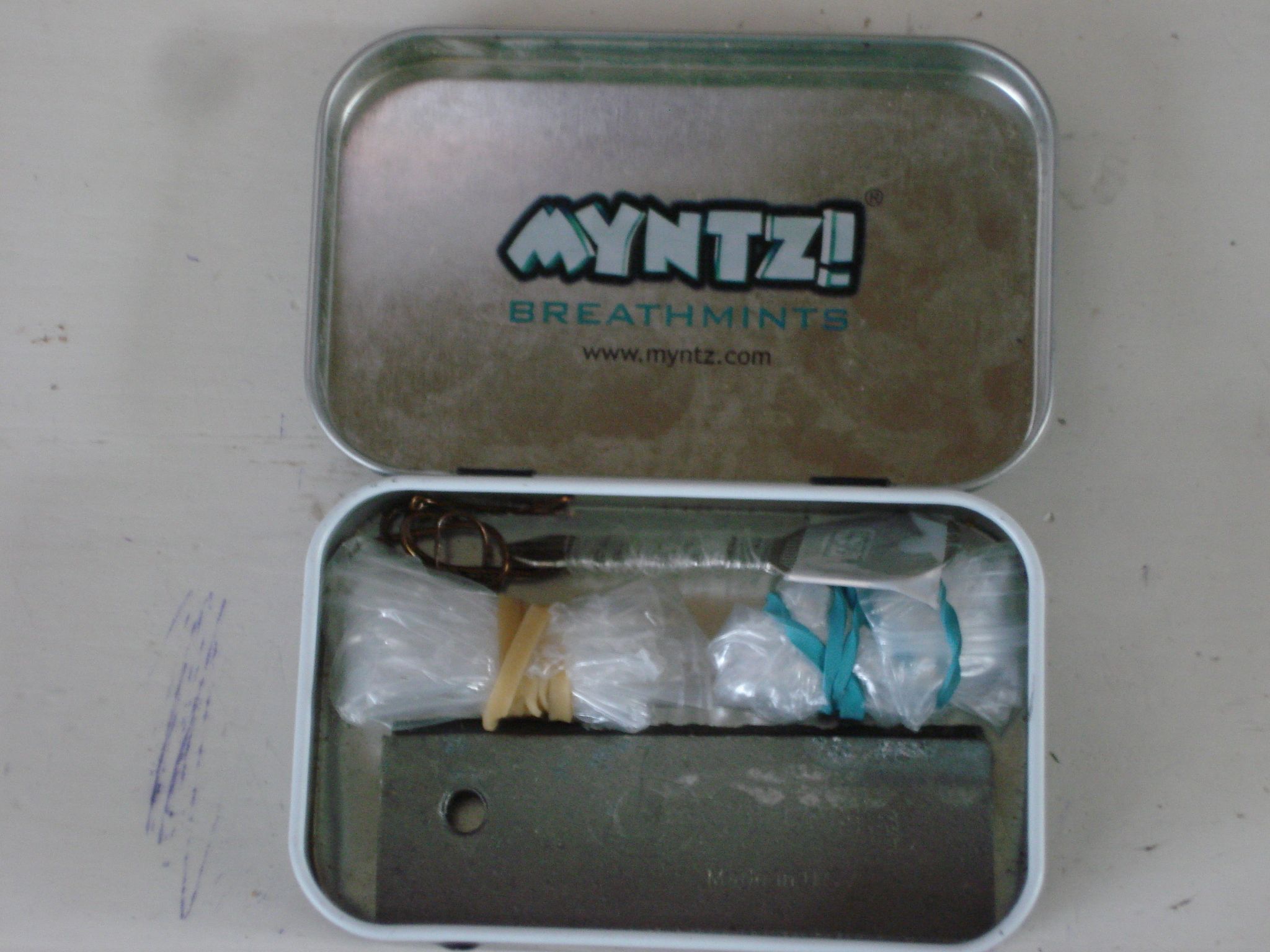 Mini Survival Kit : 4 Steps - Instructables