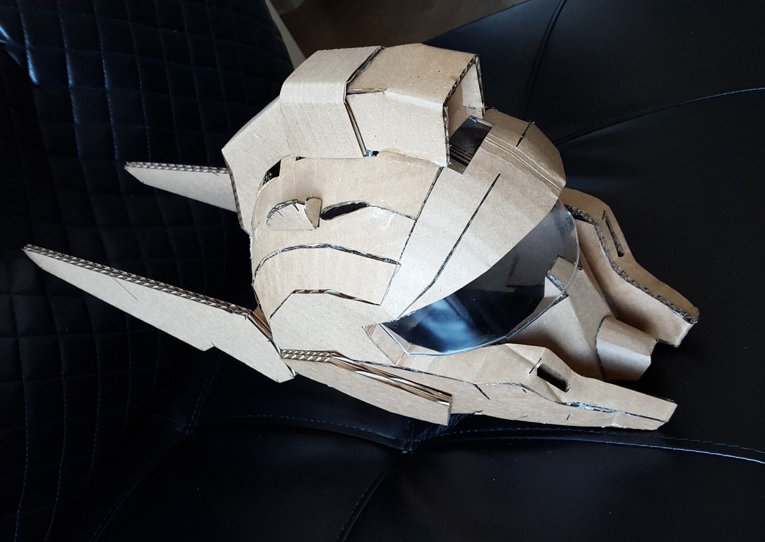 DIY Robot Cardboard Helmet : 7 Steps (with Pictures) - Instructables