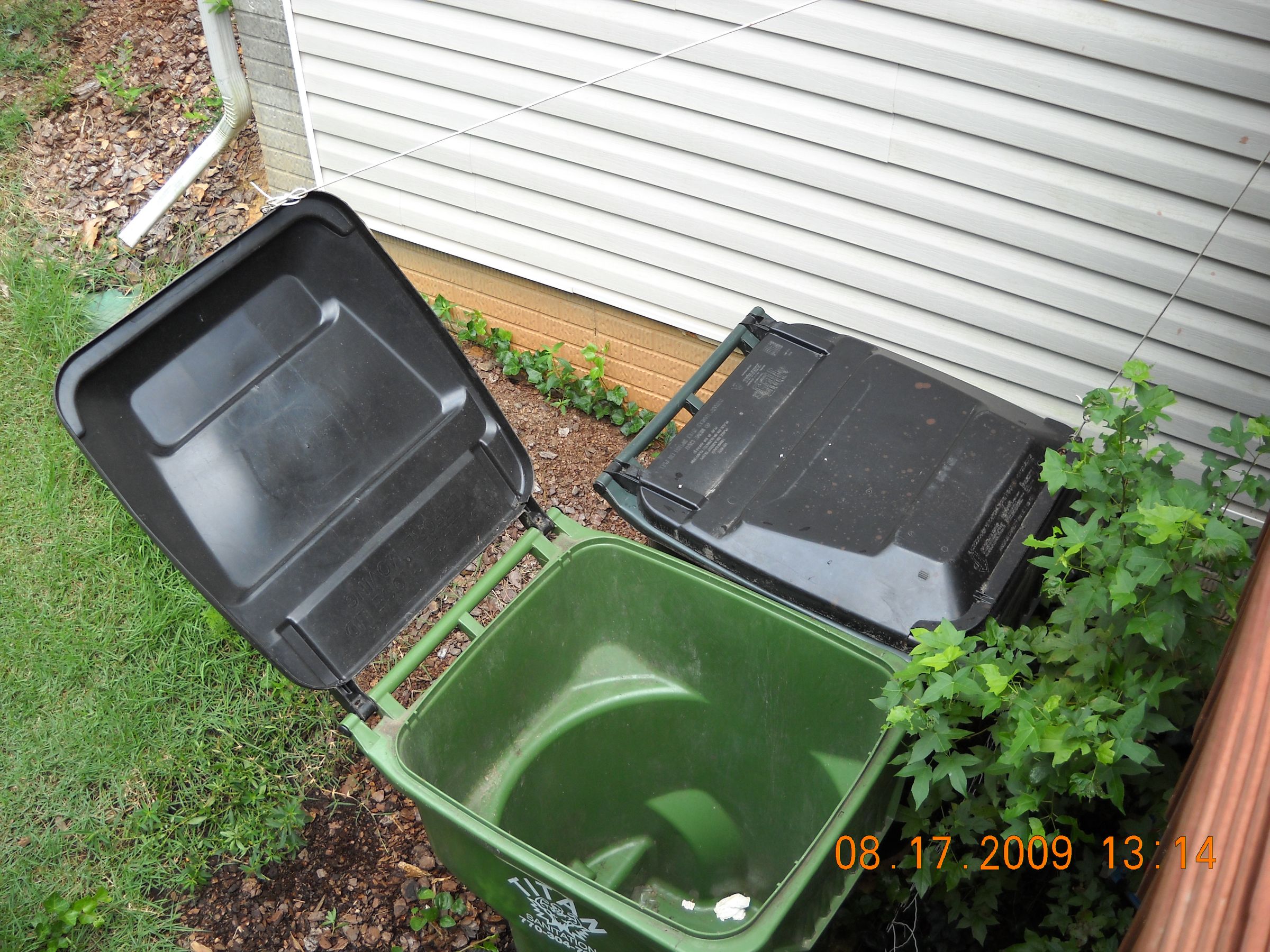 How to Hide Trash Cans While Keeping Them Easily Accessible : 3 Steps ...