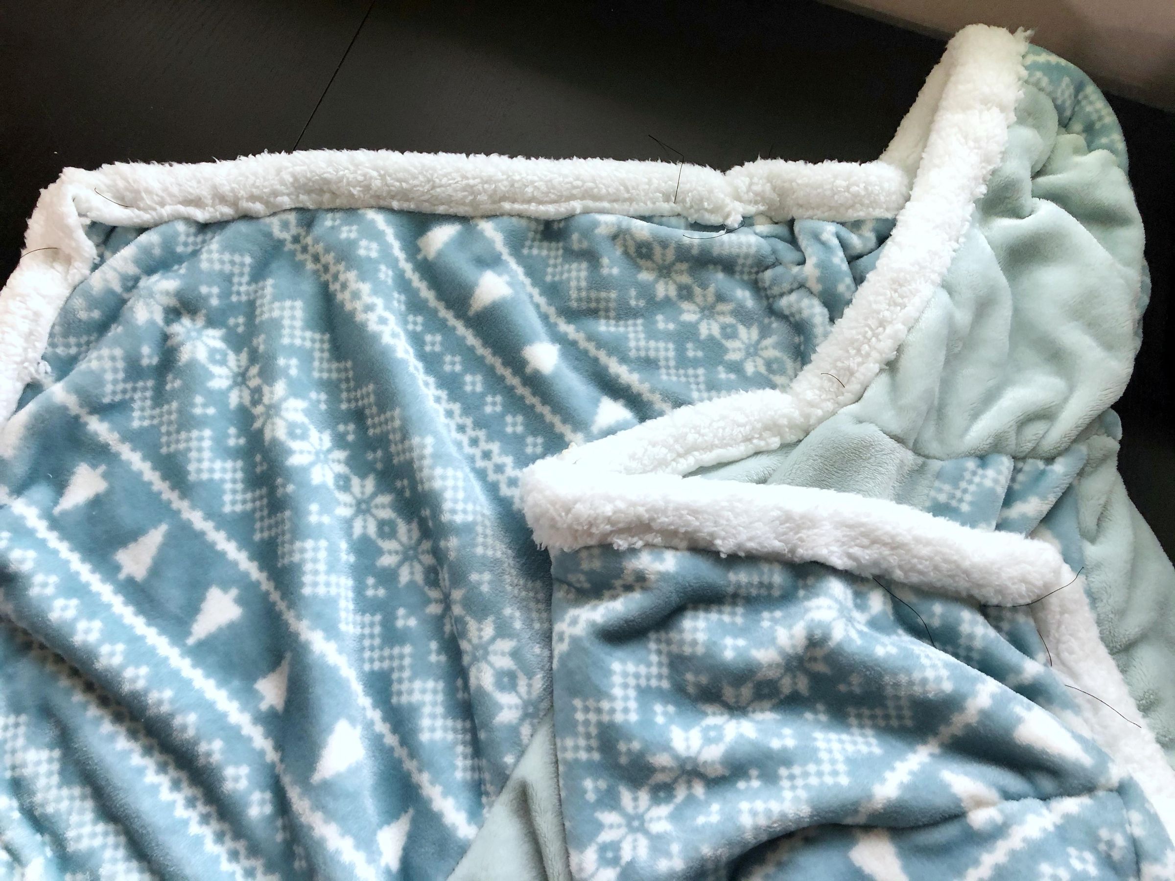 Snowflake Blanket Cape : 13 Steps (with Pictures) - Instructables