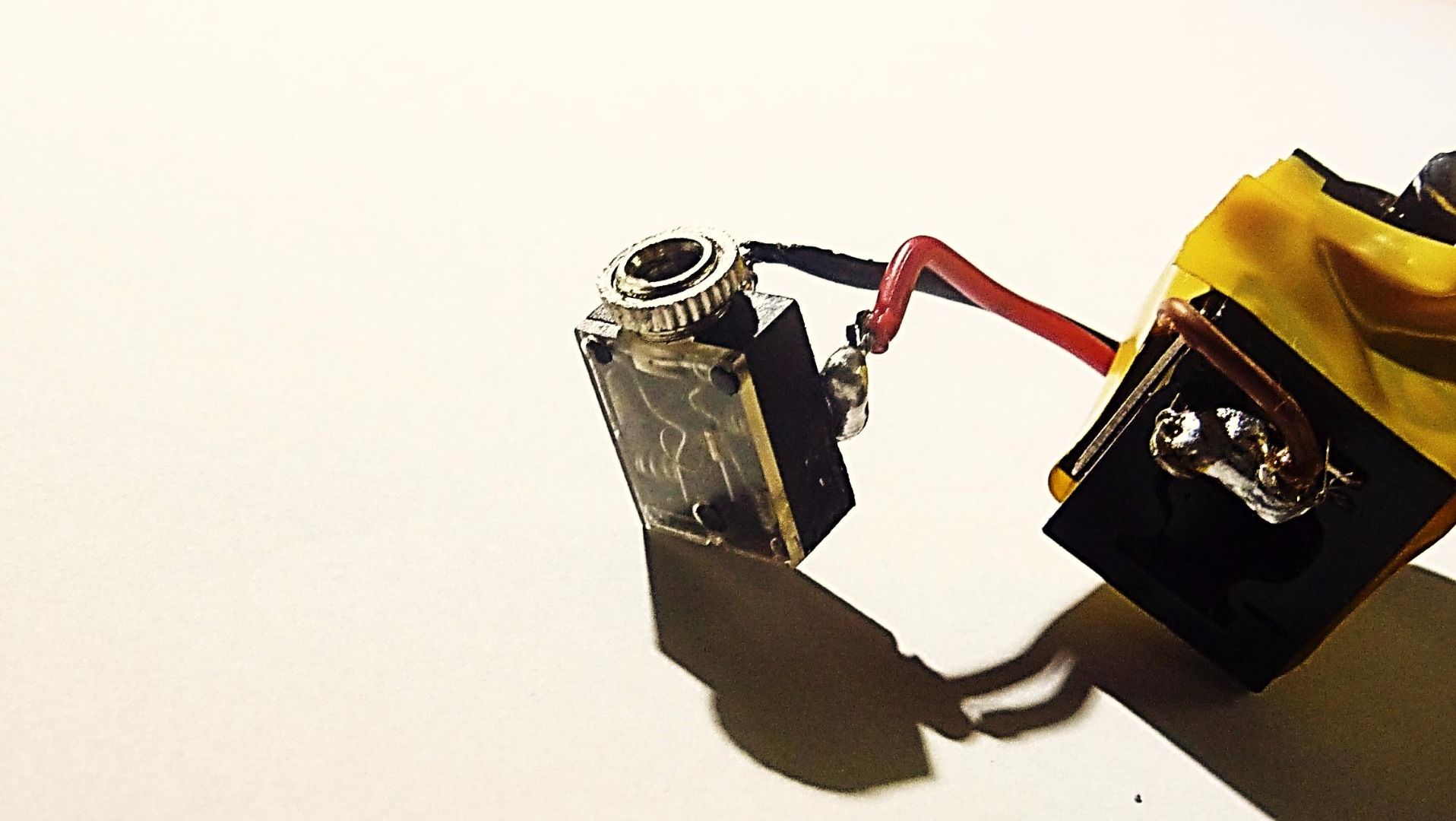 Electret Microphone Preamplifier : 7 Steps - Instructables