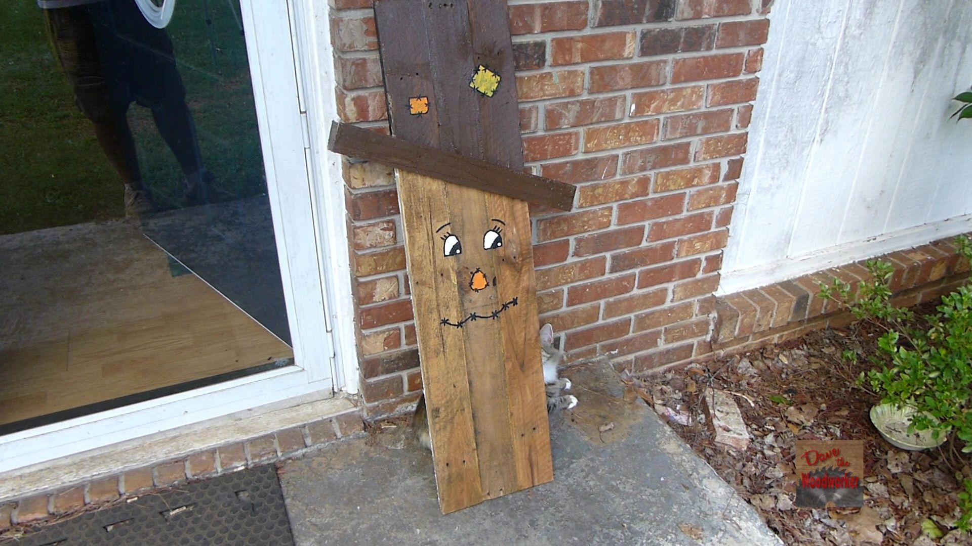 Pallet Scarecrow/Snowman : 9 Steps (with Pictures) - Instructables