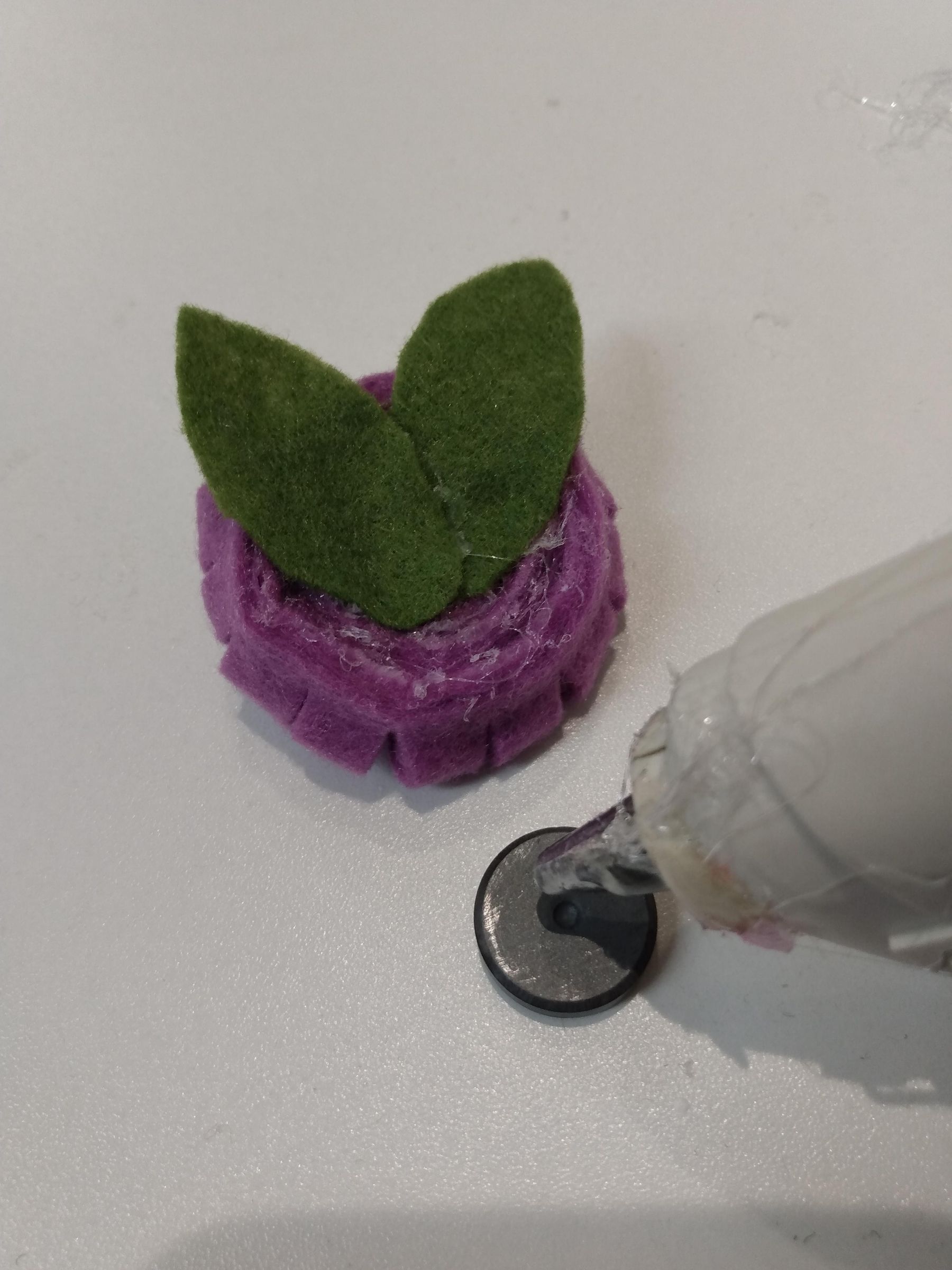 Felt Flower Magnets : 6 Steps - Instructables