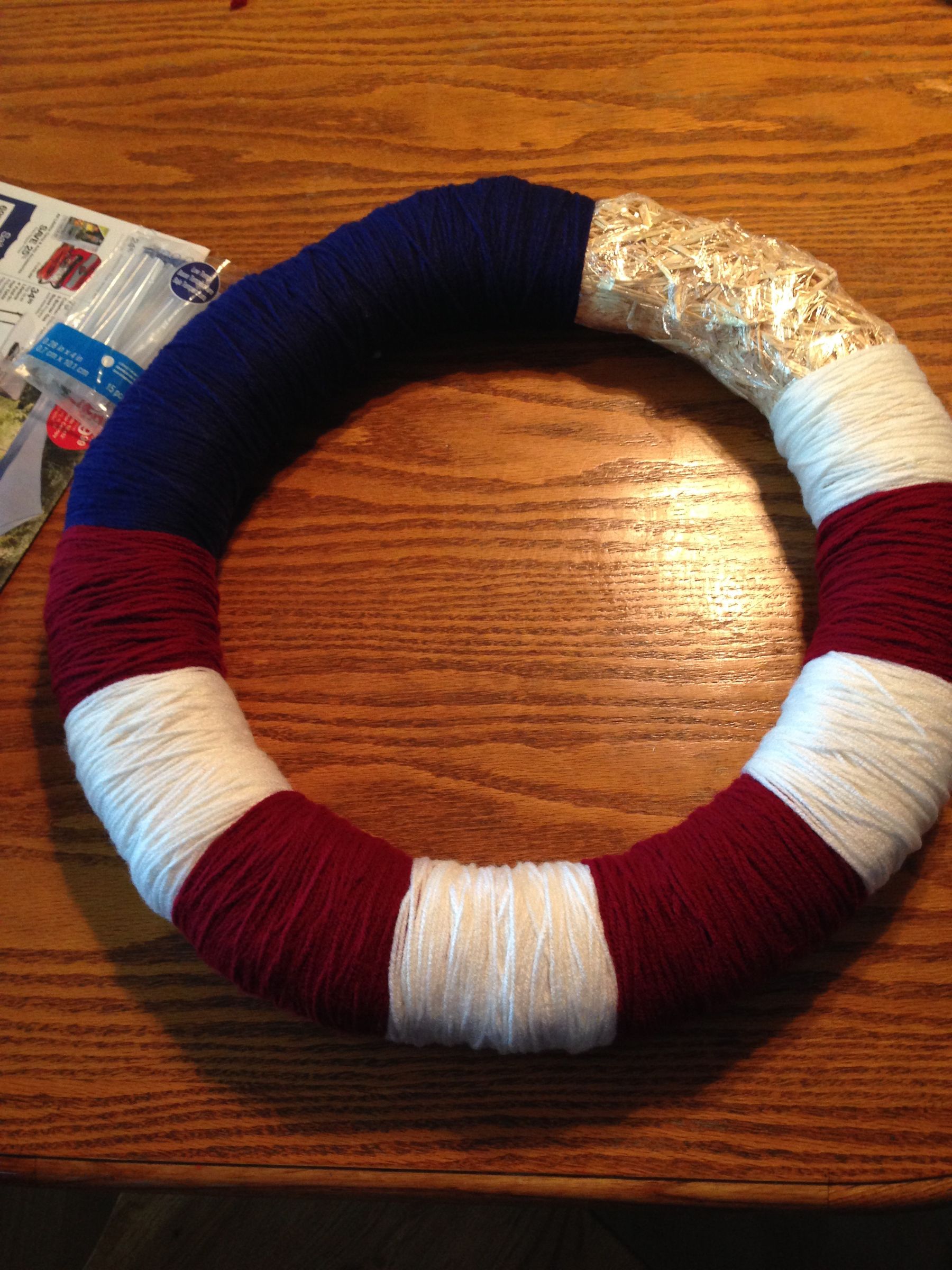 Yarn Patriotic Wreath : 14 Steps (with Pictures) - Instructables