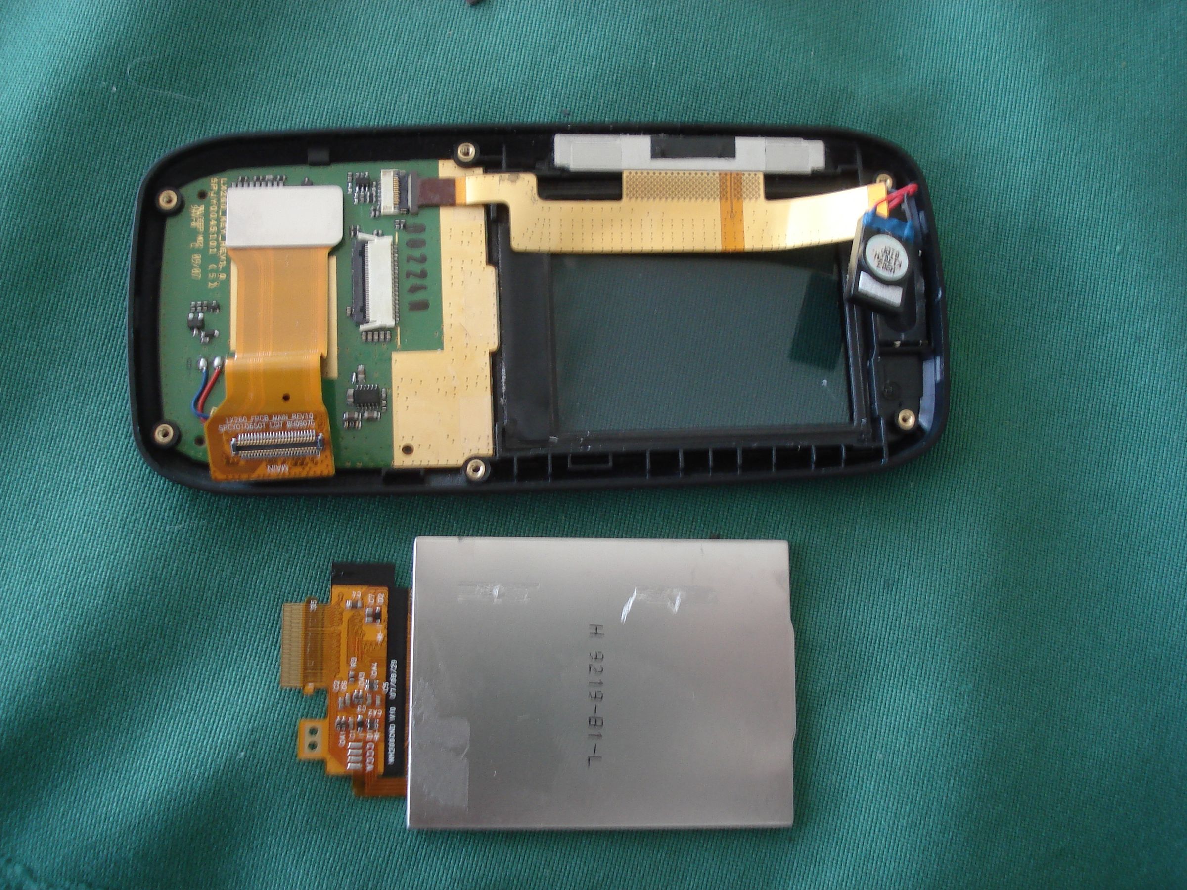 LG Rumor UX260 LCD Replacement : 10 Steps - Instructables