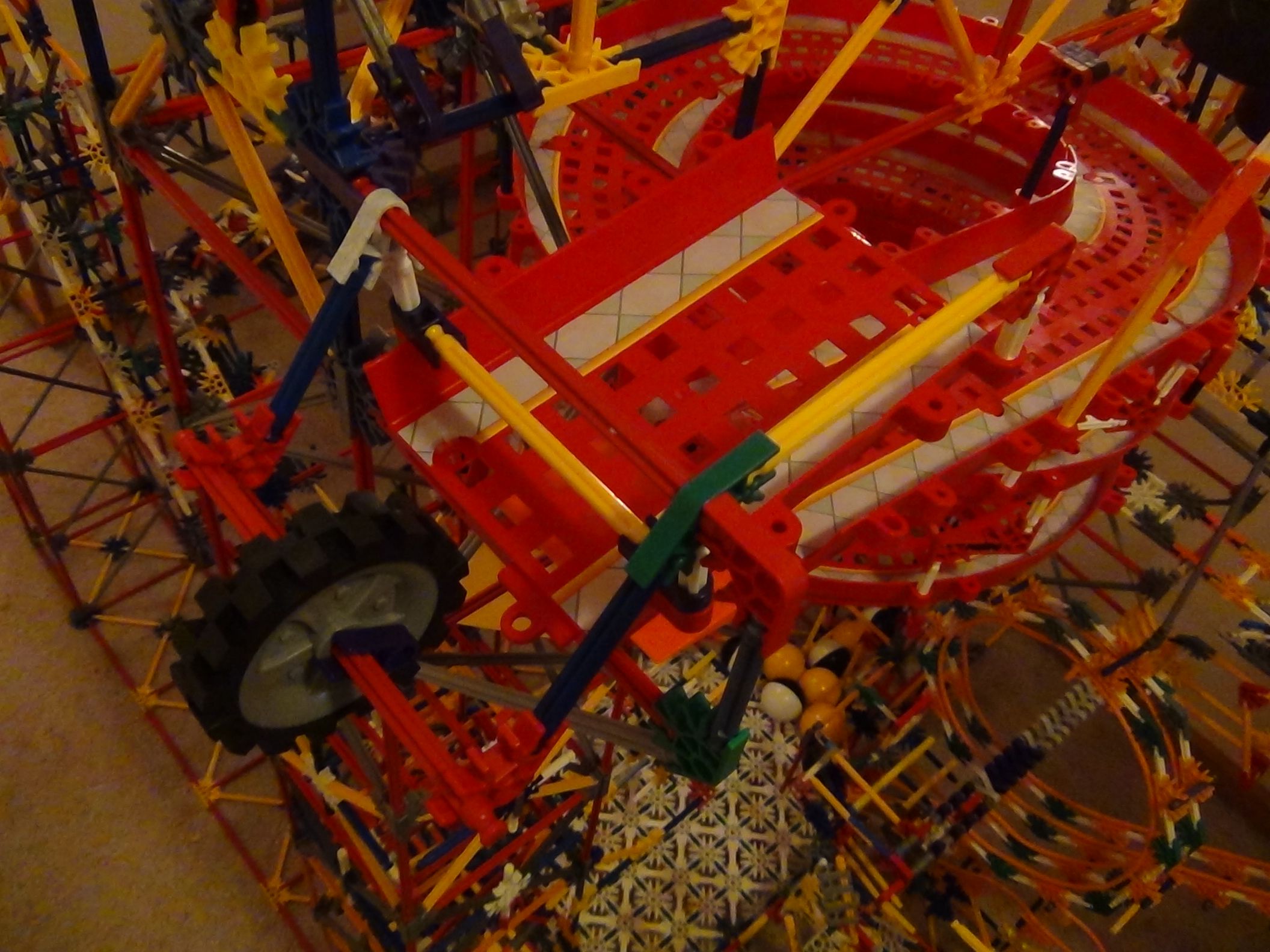 Excalibur Knex Ball Machine - Instructables