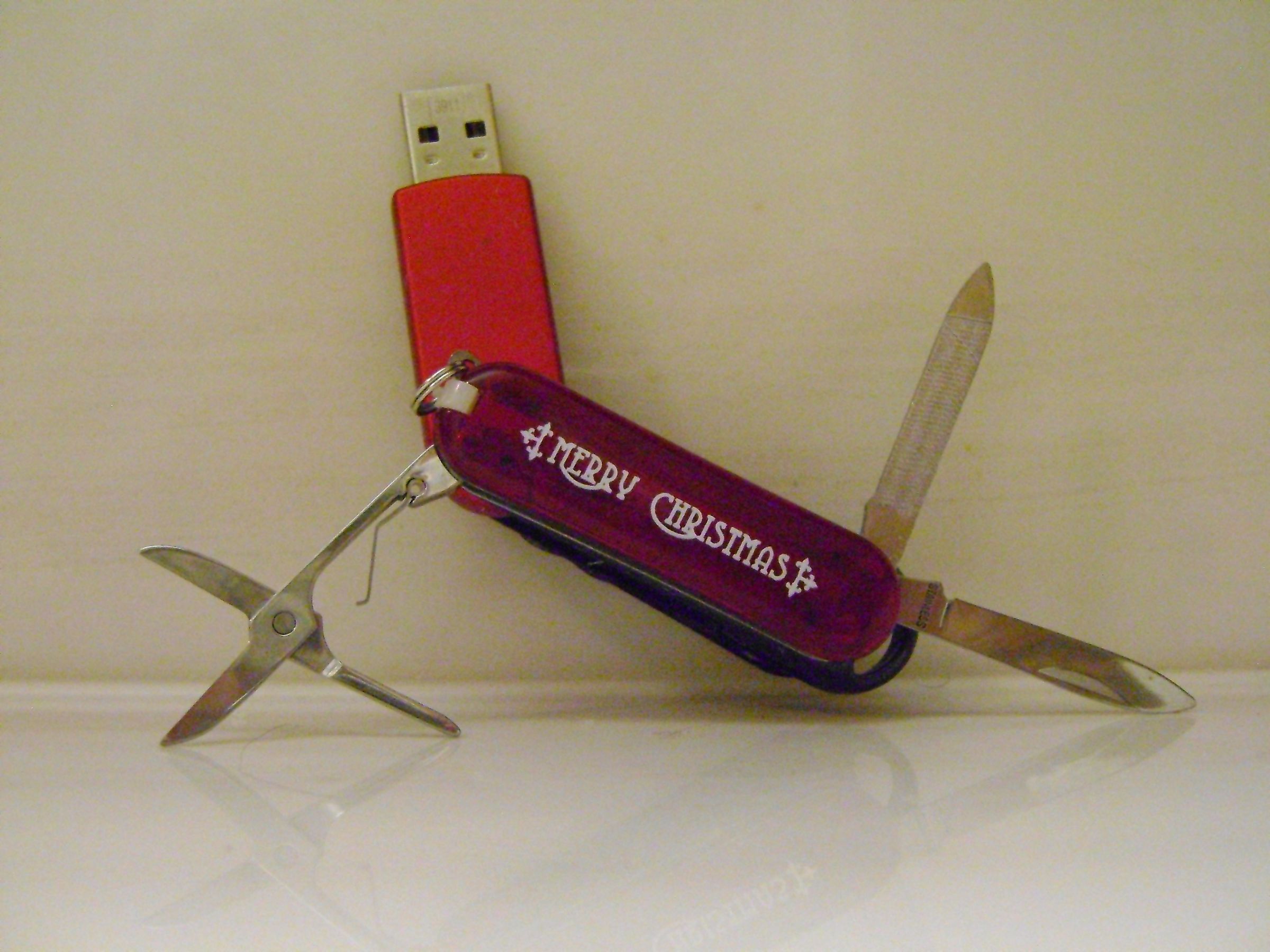 USB Thumb Drive Pocket Knife : 3 Steps (with Pictures) - Instructables