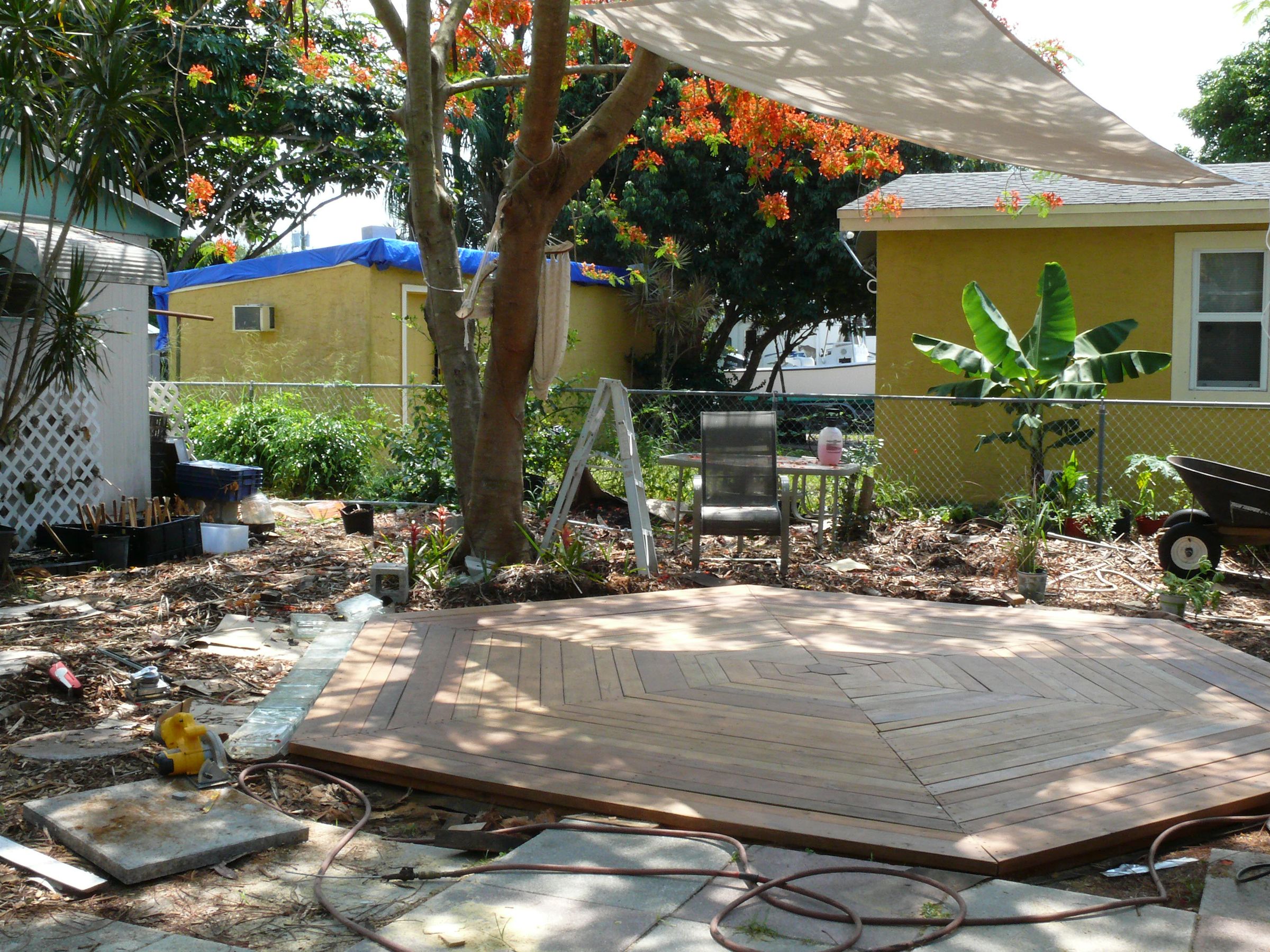 Hexagon Deck With Recycled Supplies : 4 Steps (with Pictures) - Instructables