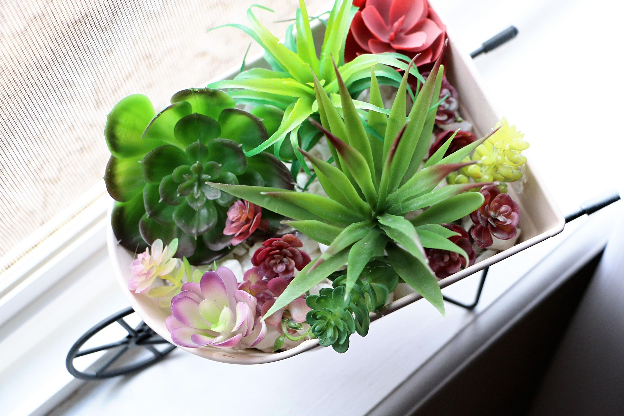 $5 MINI WHEELBARROW DECORATION REDESIGN : 5 Steps (with Pictures ...