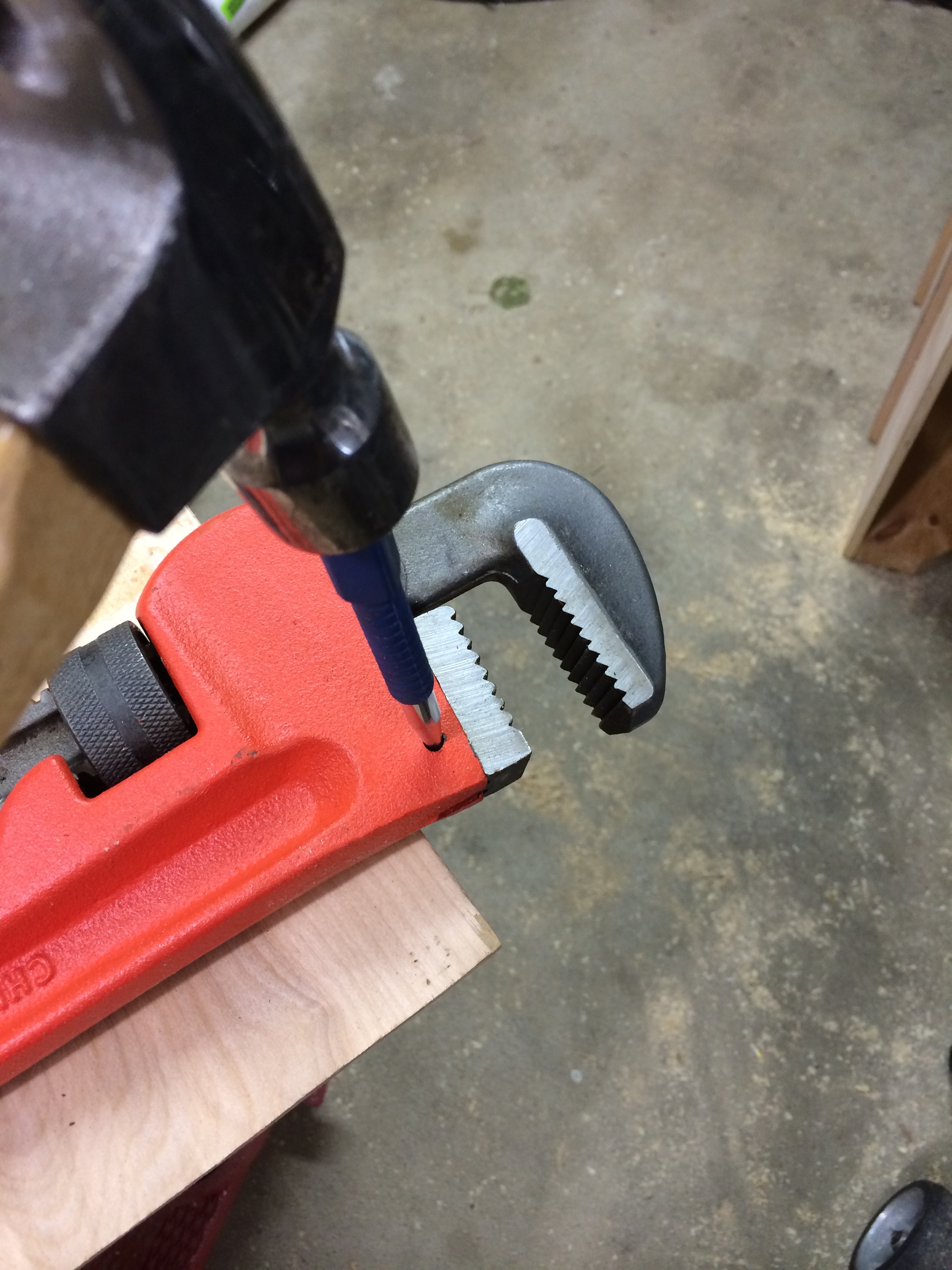 Pipe Wrench Table : 6 Steps (with Pictures) - Instructables