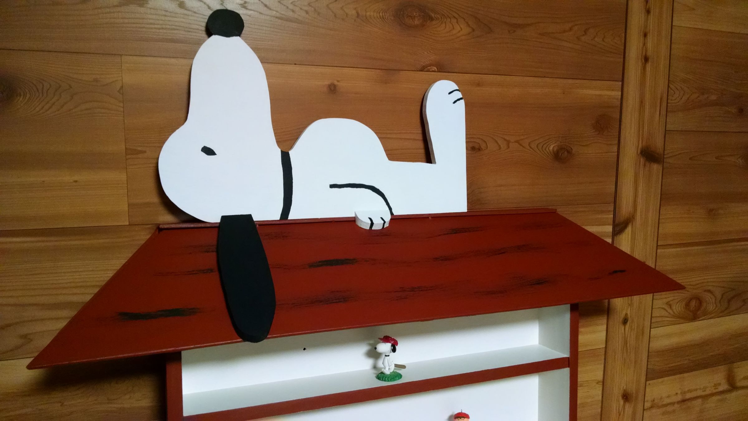 How to Make a Snoopy Doghouse Display Shelf : 10 Steps (with Pictures ...