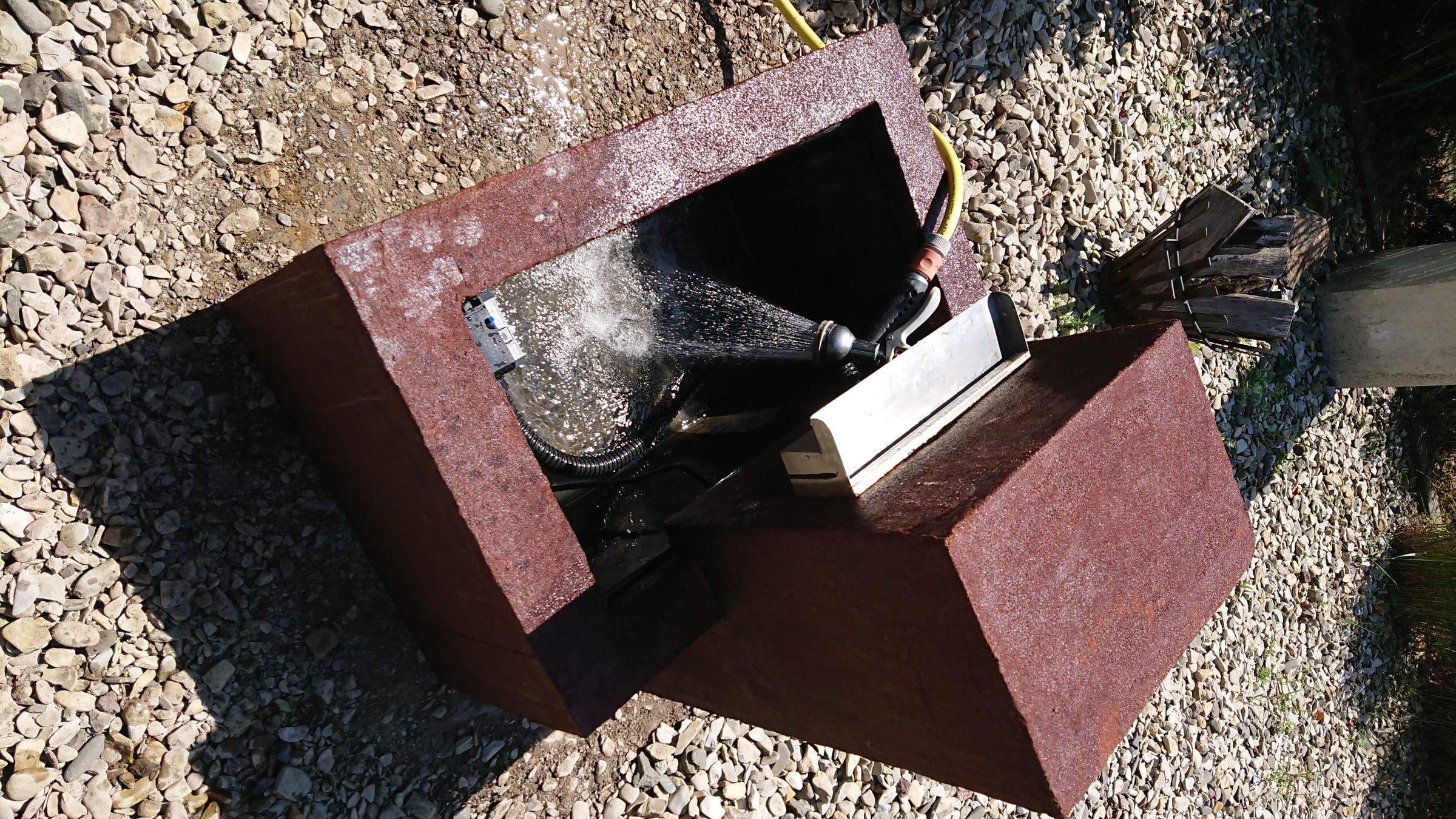 Cement Rusty Fountain : 5 Steps - Instructables
