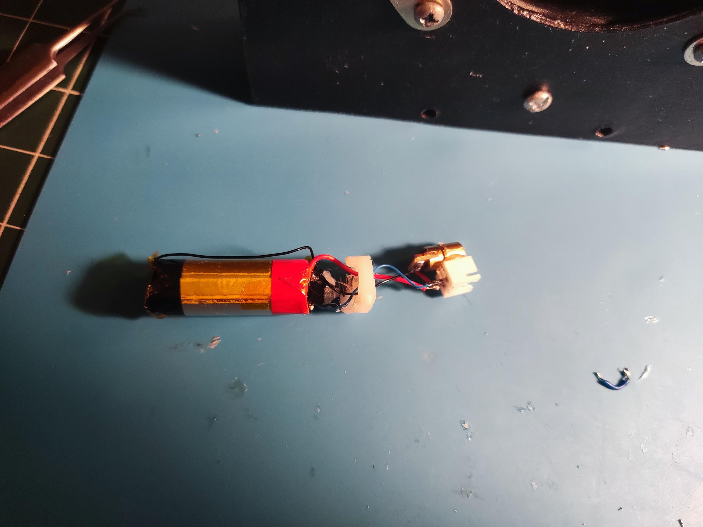 Nivea Twisting Spy Laser Rechargable Using Old Vape Lipo : 6 Steps ...