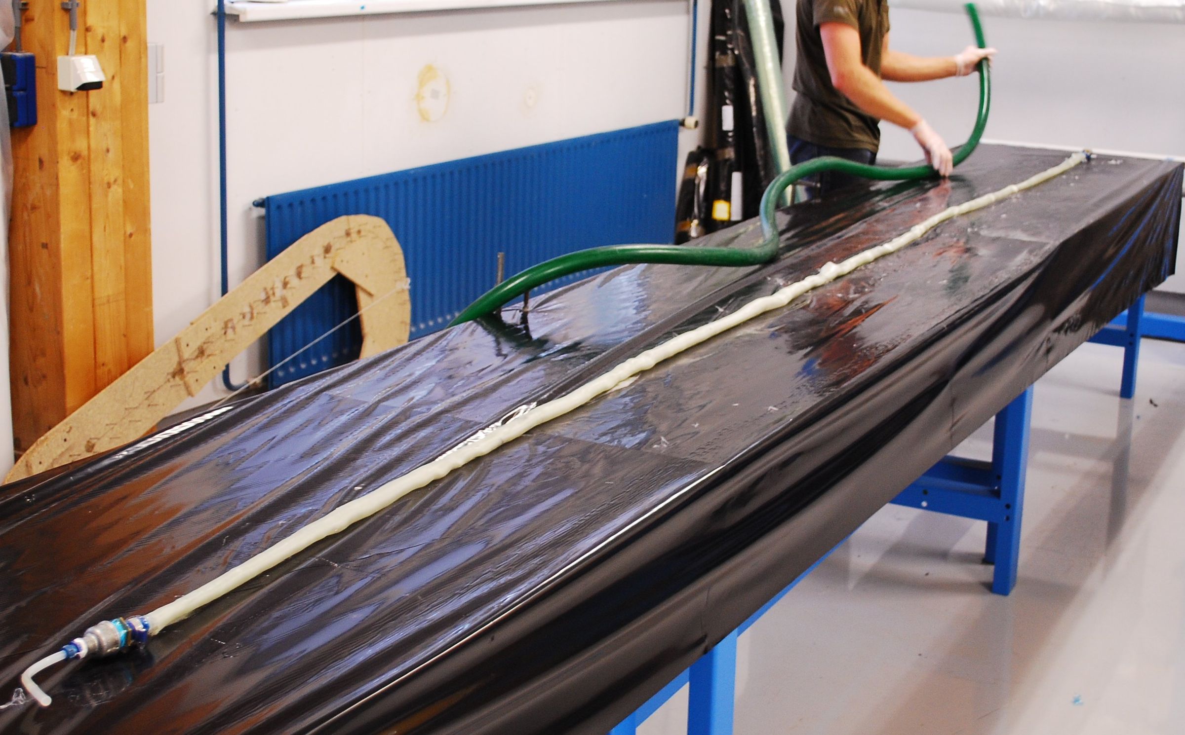 How to Make a Carbon Windsurf Boom : 21 Steps - Instructables