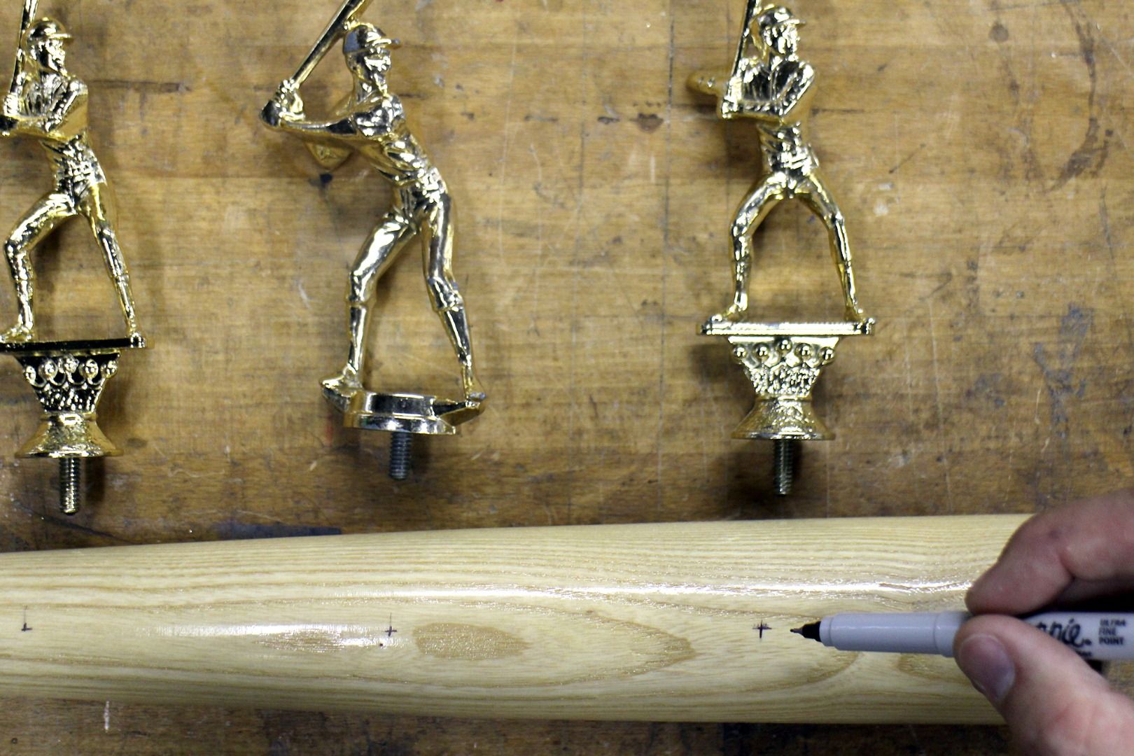 Upcycled Trophy Hanger : 12 Steps (with Pictures) - Instructables