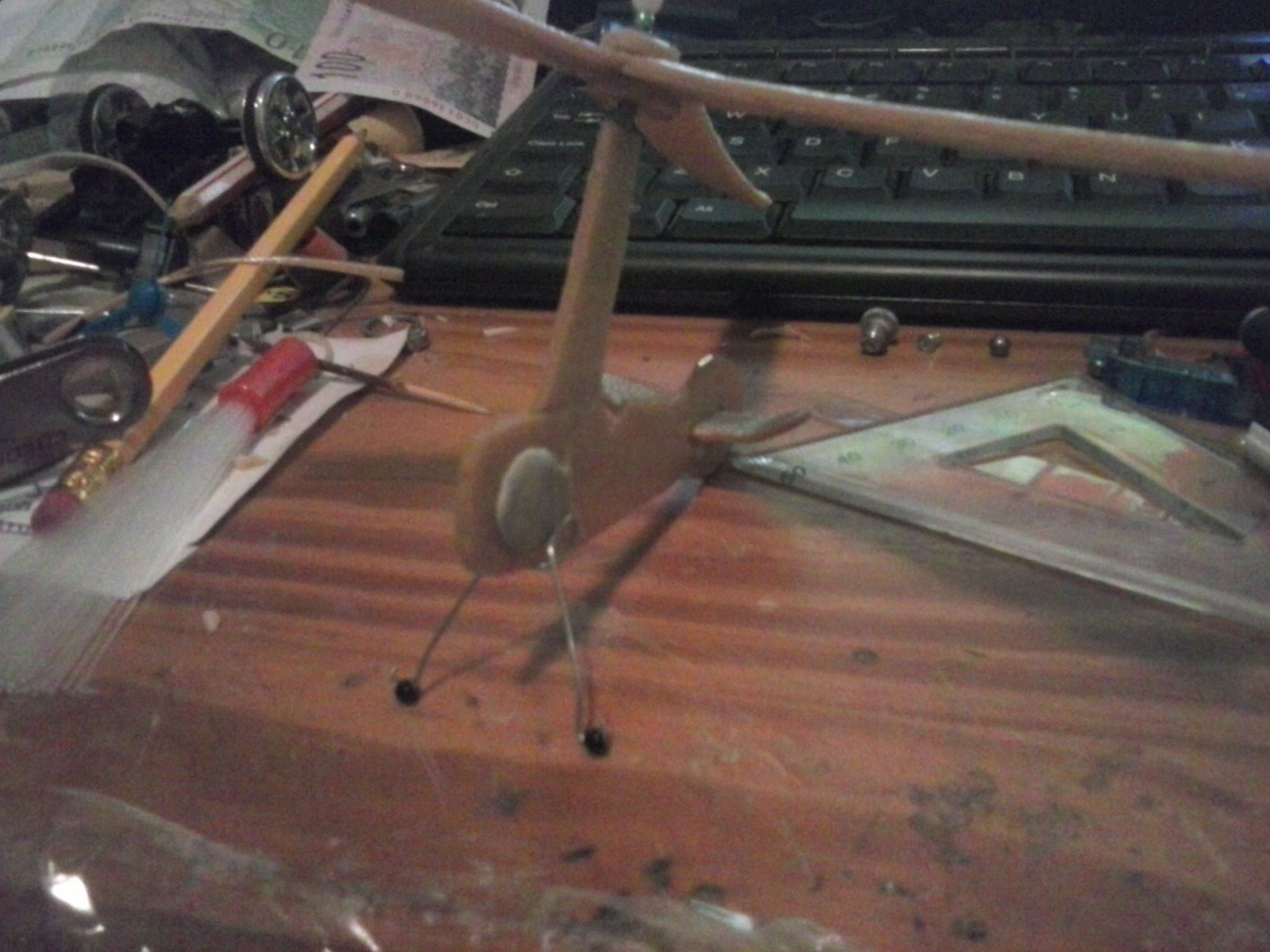 Simple Model De La Cierva Autogyro : 4 Steps - Instructables