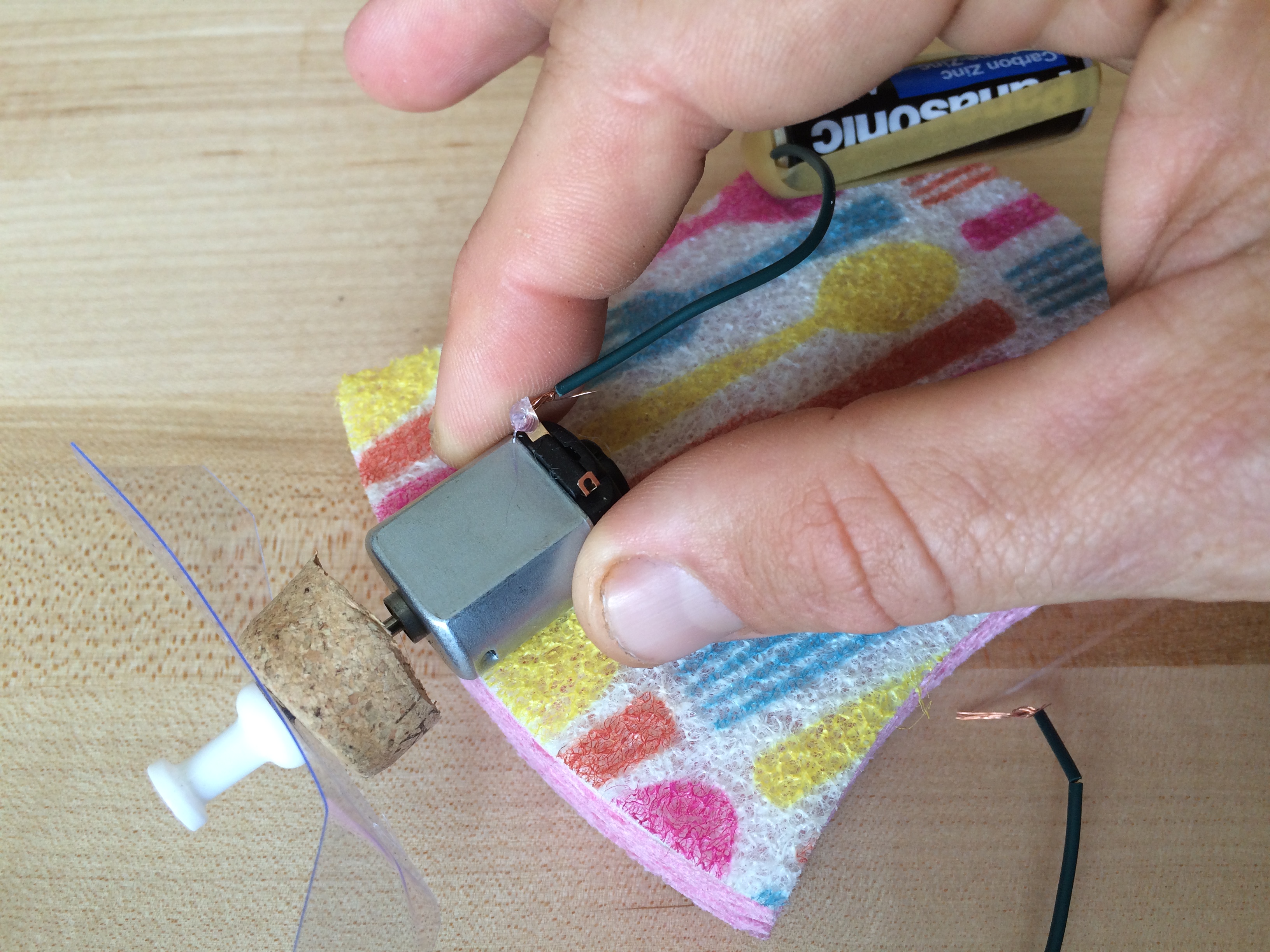 Sponge Motorboat : 6 Steps (with Pictures) - Instructables