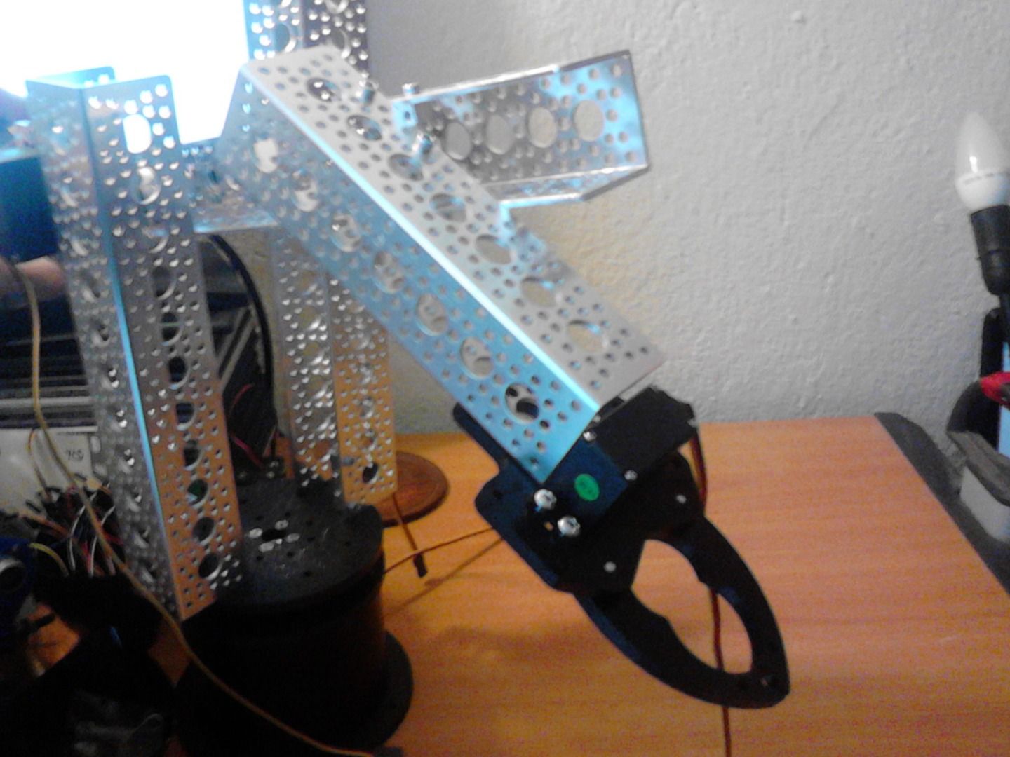 Actobotics Custom Robotic Arm : 12 Steps (with Pictures) - Instructables