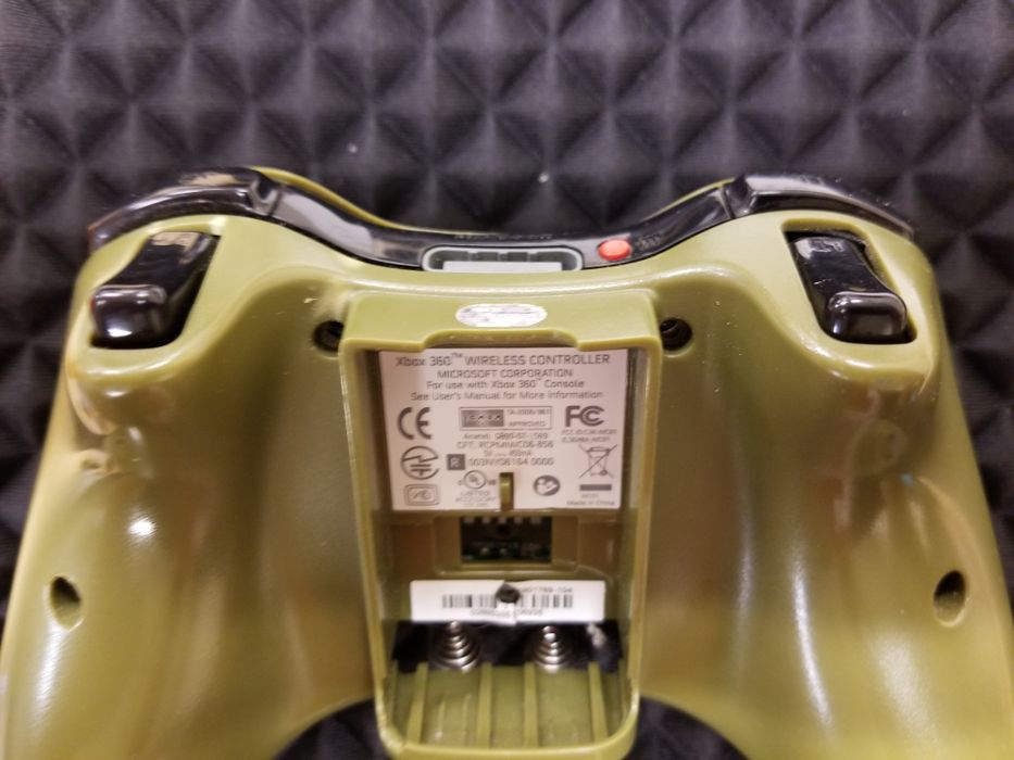 Disassembly, Cleaning, and Reassembly of an Xbox 360 Controller. : 11 ...