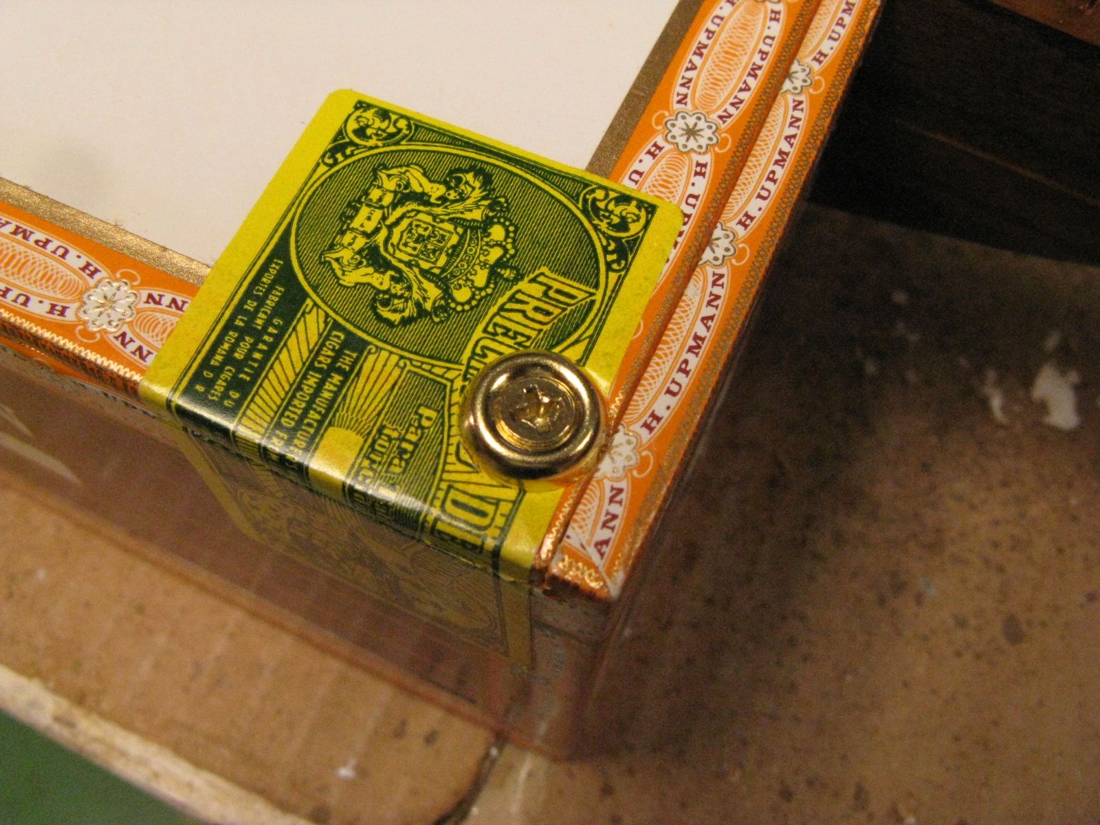 Cigar Box Three String Guitar : 5 Steps (with Pictures) - Instructables