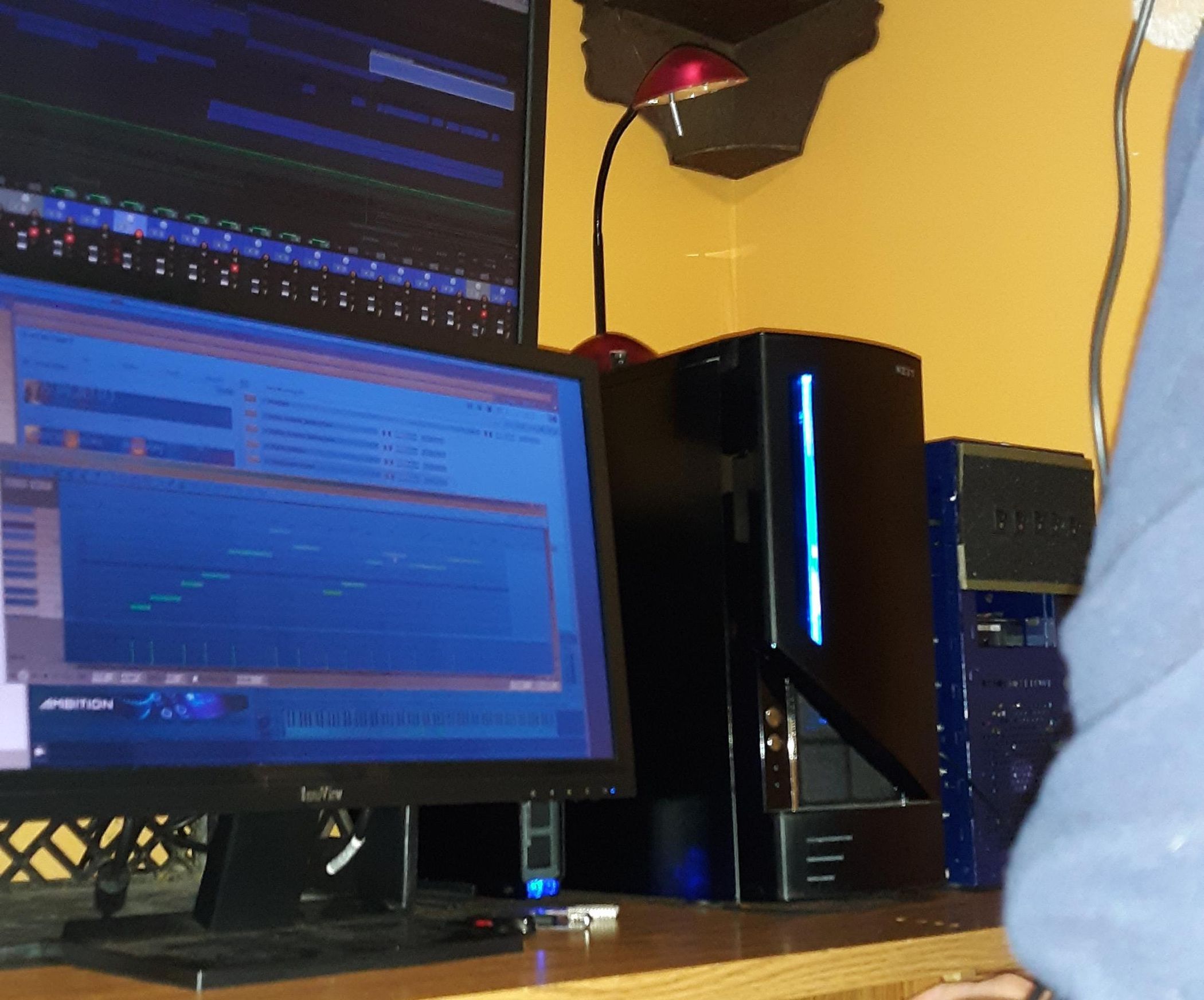 PC Tower (no Motherboard) 5 Switchable Hard Drives to Single USB ...