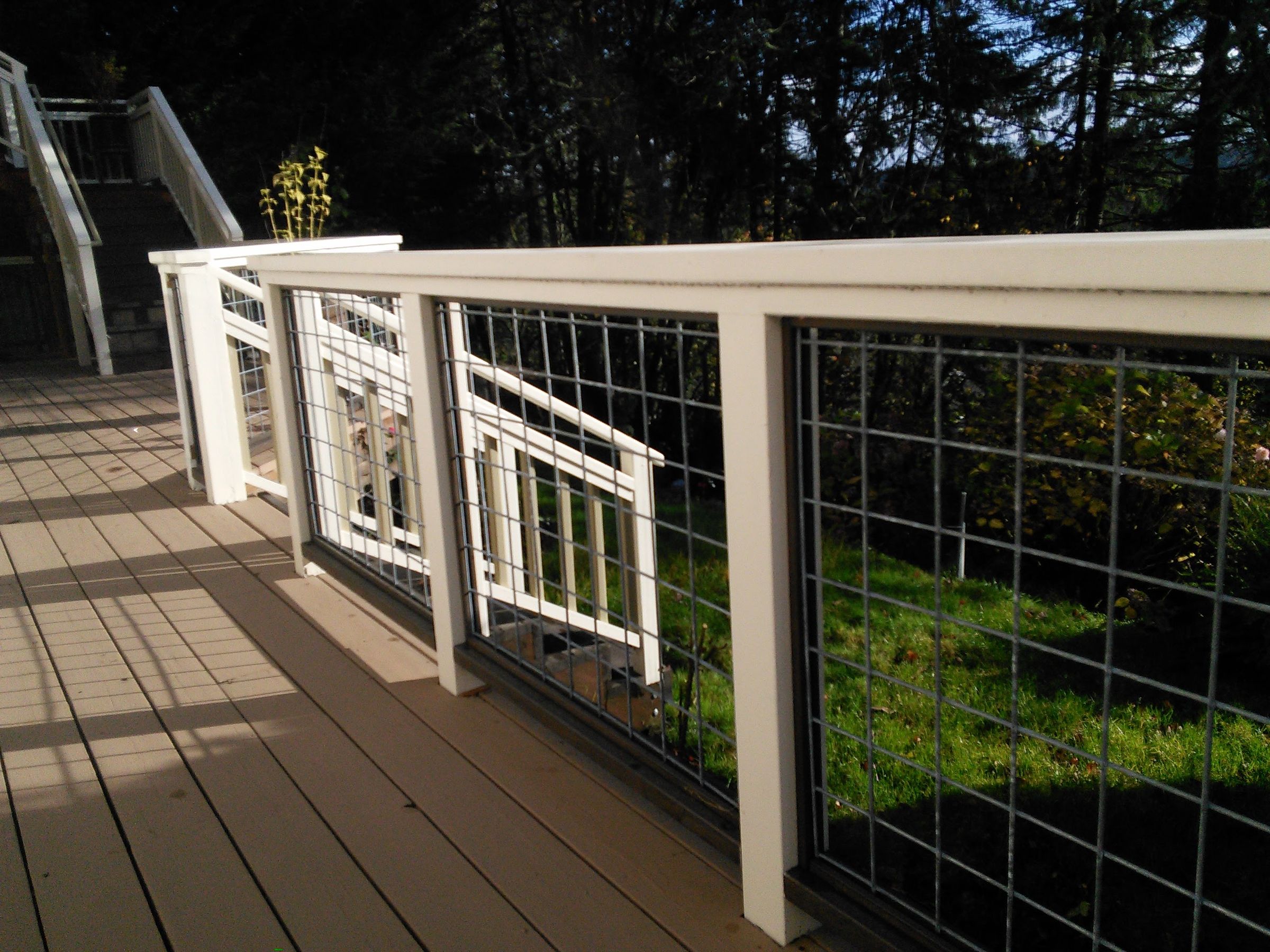 Deck Railing With Hogwire Panels : 12 Steps (with Pictures) - Instructables